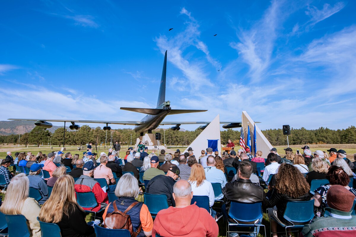 Air Force Gunners Association honors Vietnam War Hero > U.S. Air Force ...