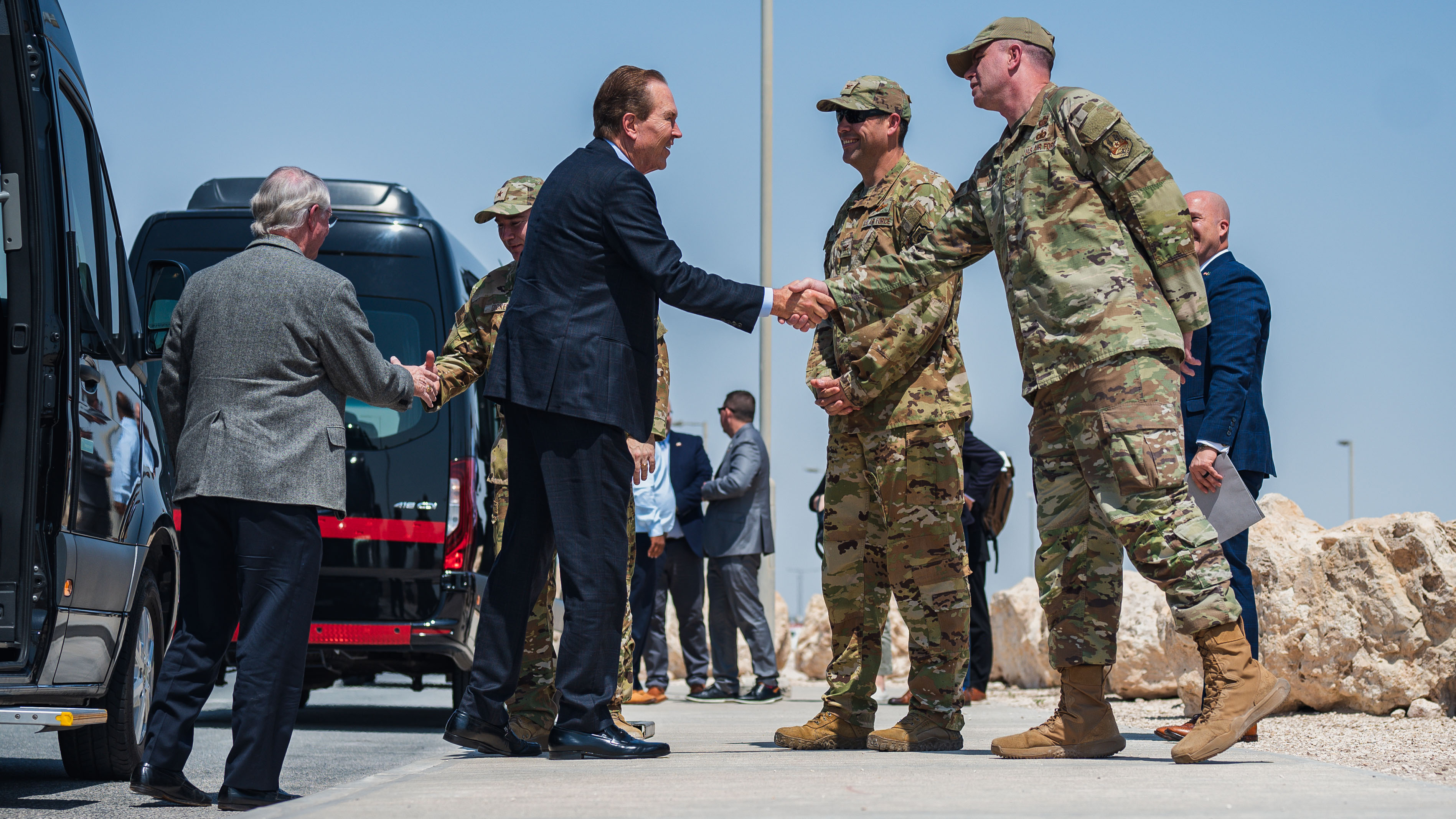 U.S. Congressmen tour the 379th AEW > U.S. Air Forces Central > Article ...