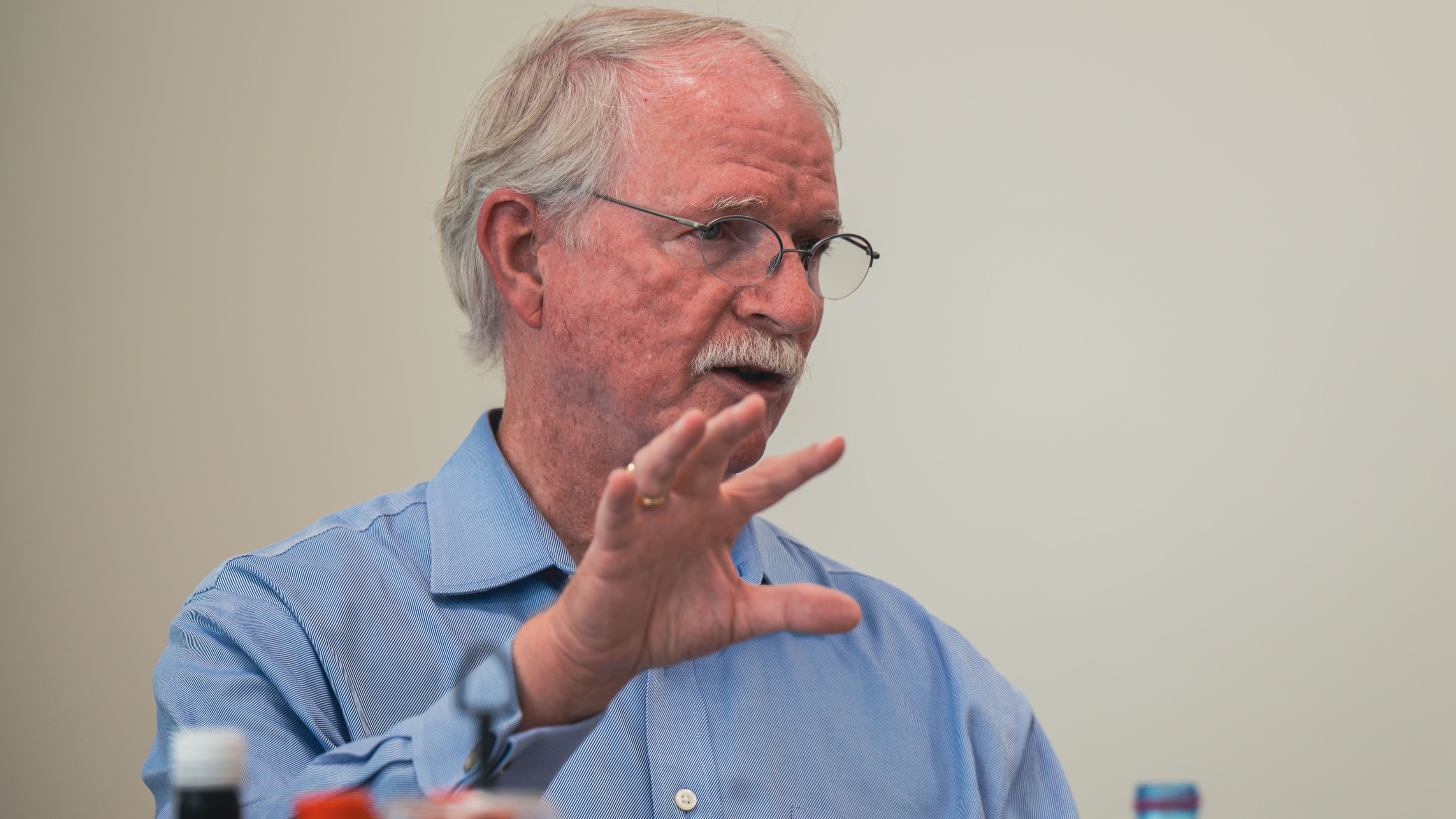 U.S. Congressmen tour the 379th AEW > U.S. Air Forces Central > Article ...