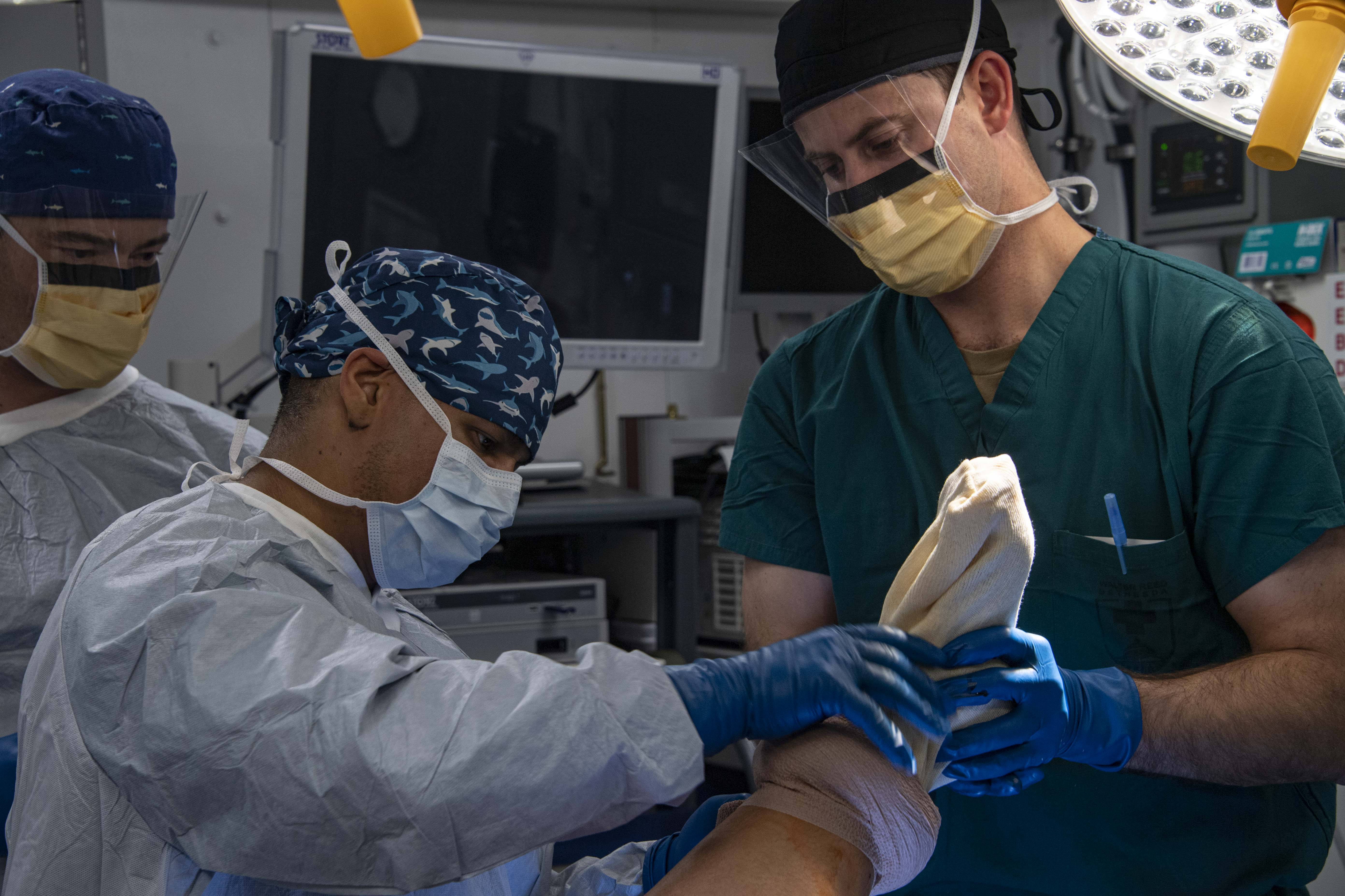 USS Abraham Lincoln underway operations in U.S. 5th Fleet > United ...