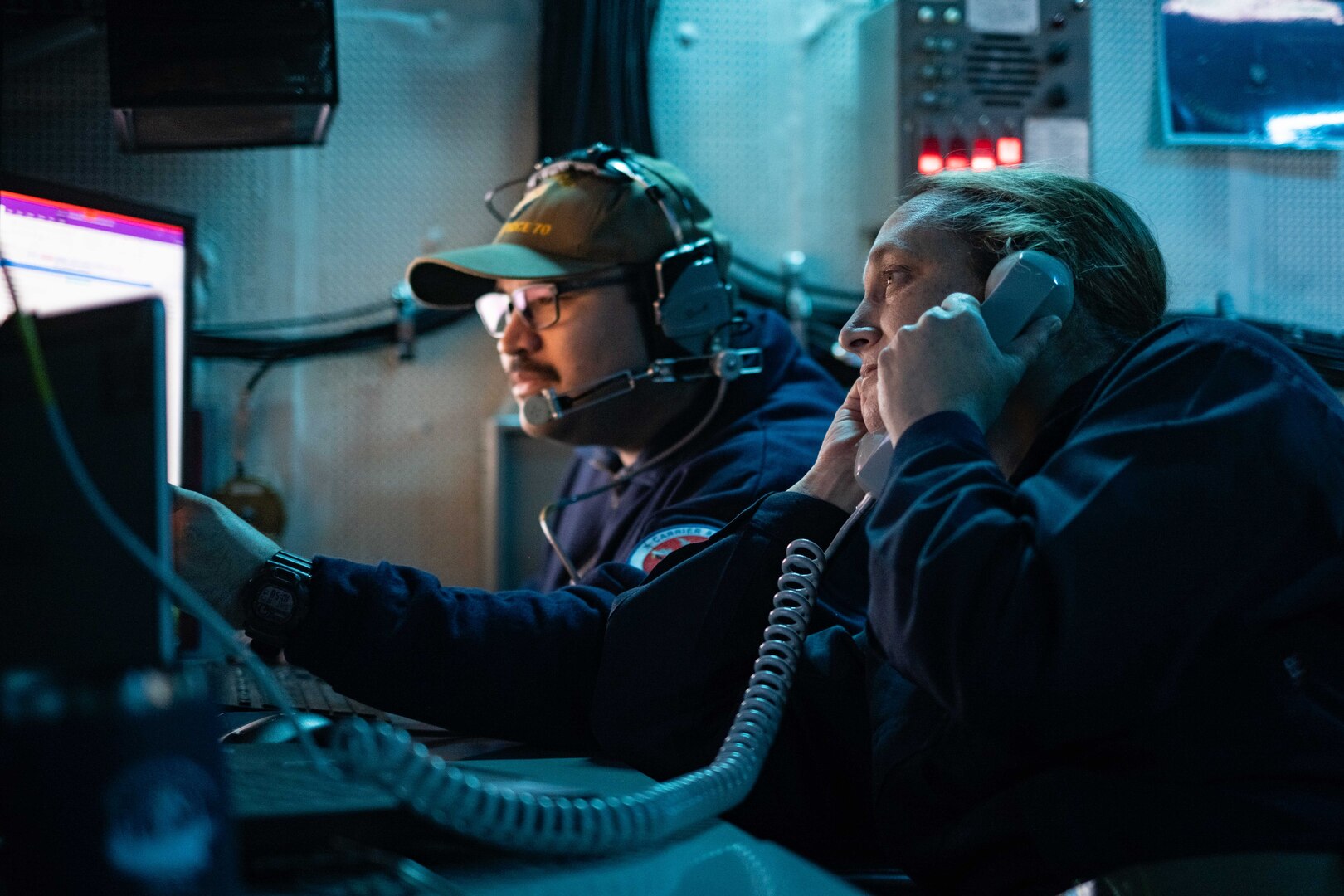 USS George Washington Carrier Strike Group leads Task Force 70 surface ...