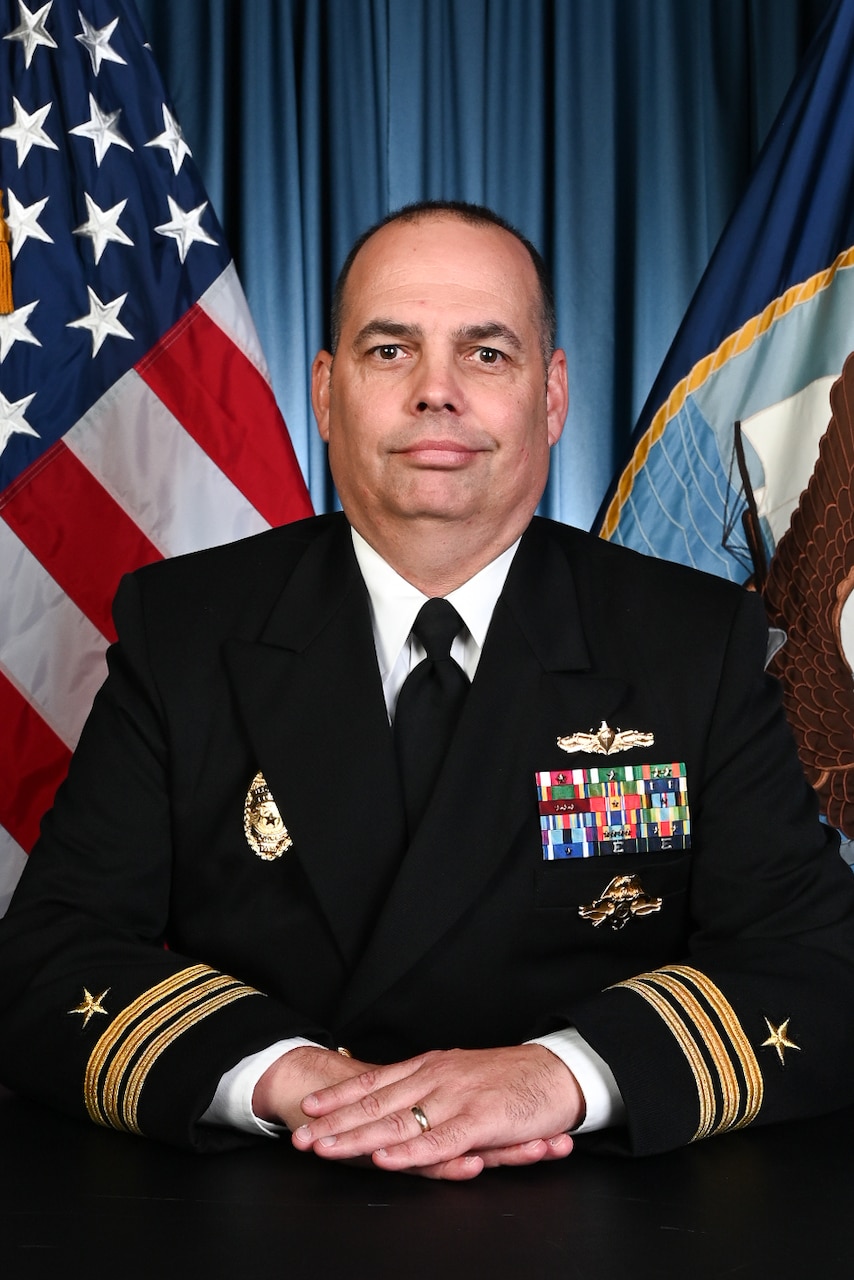 xo > Commander, Navy Region Mid-Atlantic > Bio Detail
