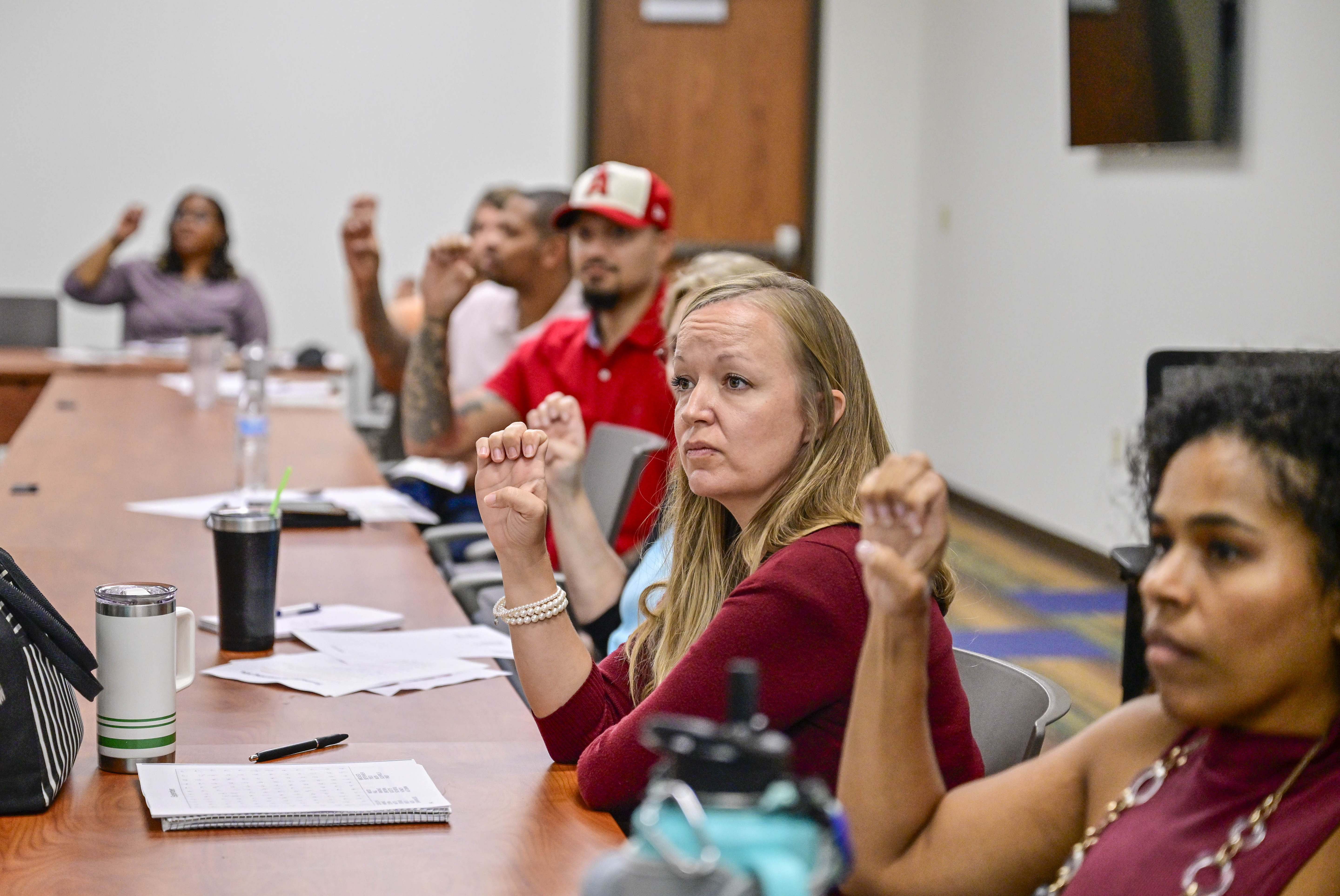 ASL course helps deaf employees feel understood, included > Defense ...