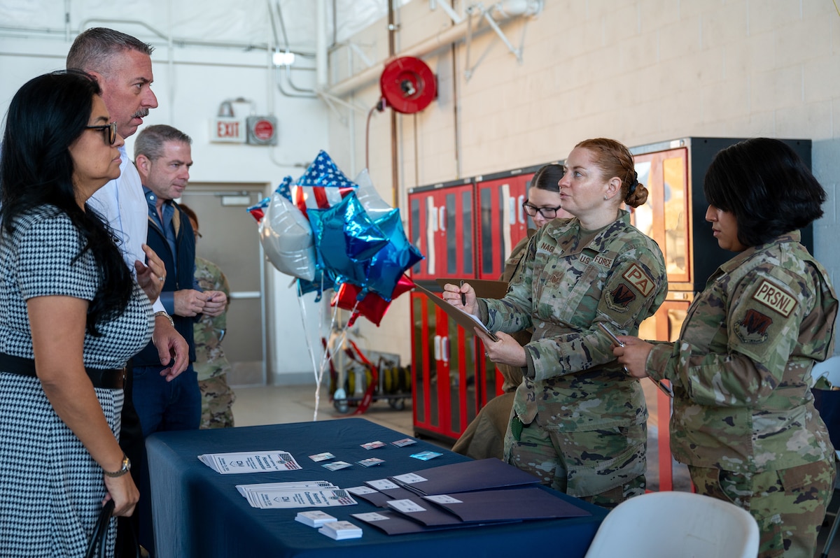 Davis-Monthan Air Force Base welcomes 16 new honorary commanders ...