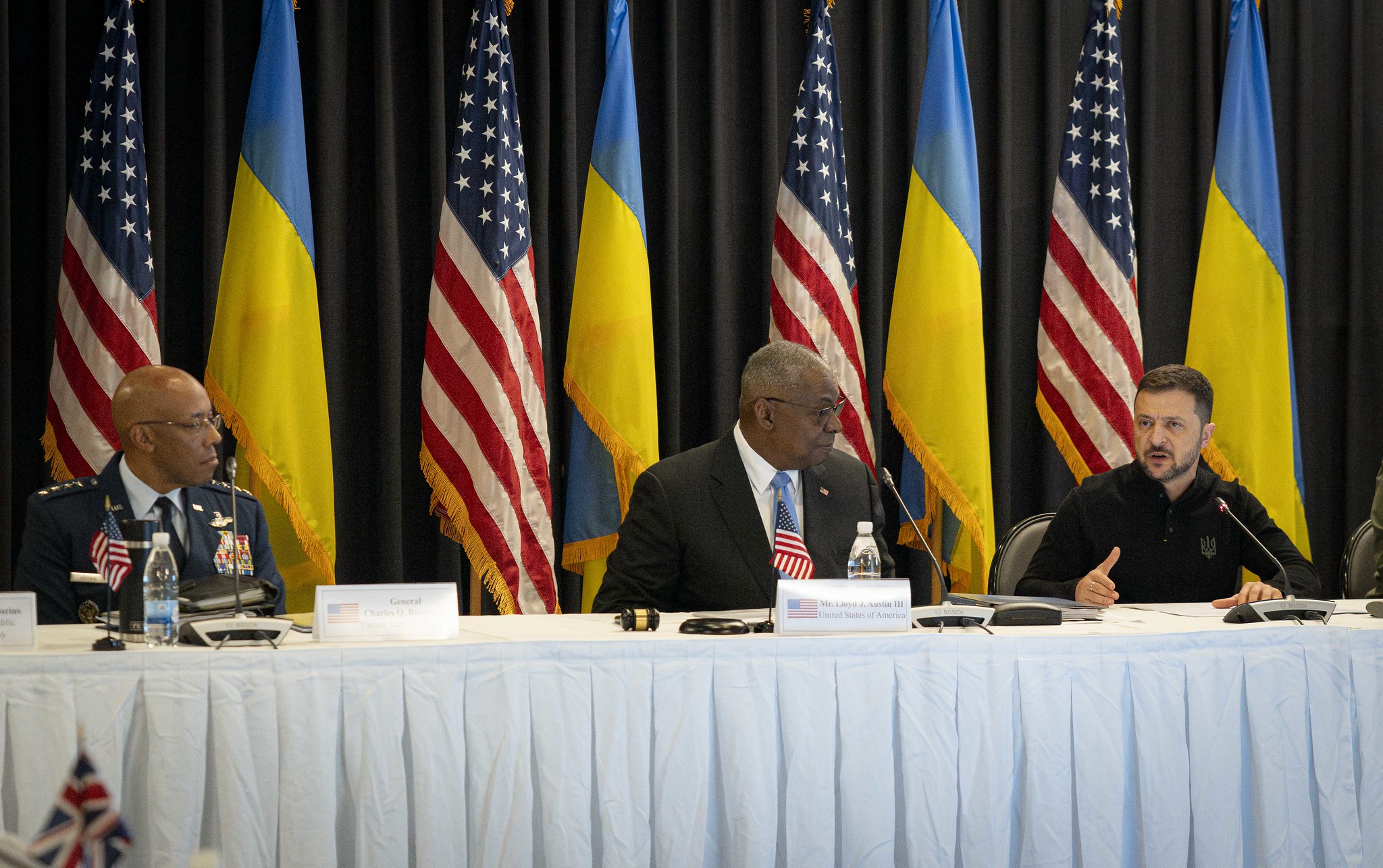Austin, Brown Reaffirm Multinational Coalition's Commitment to Ukraine ...