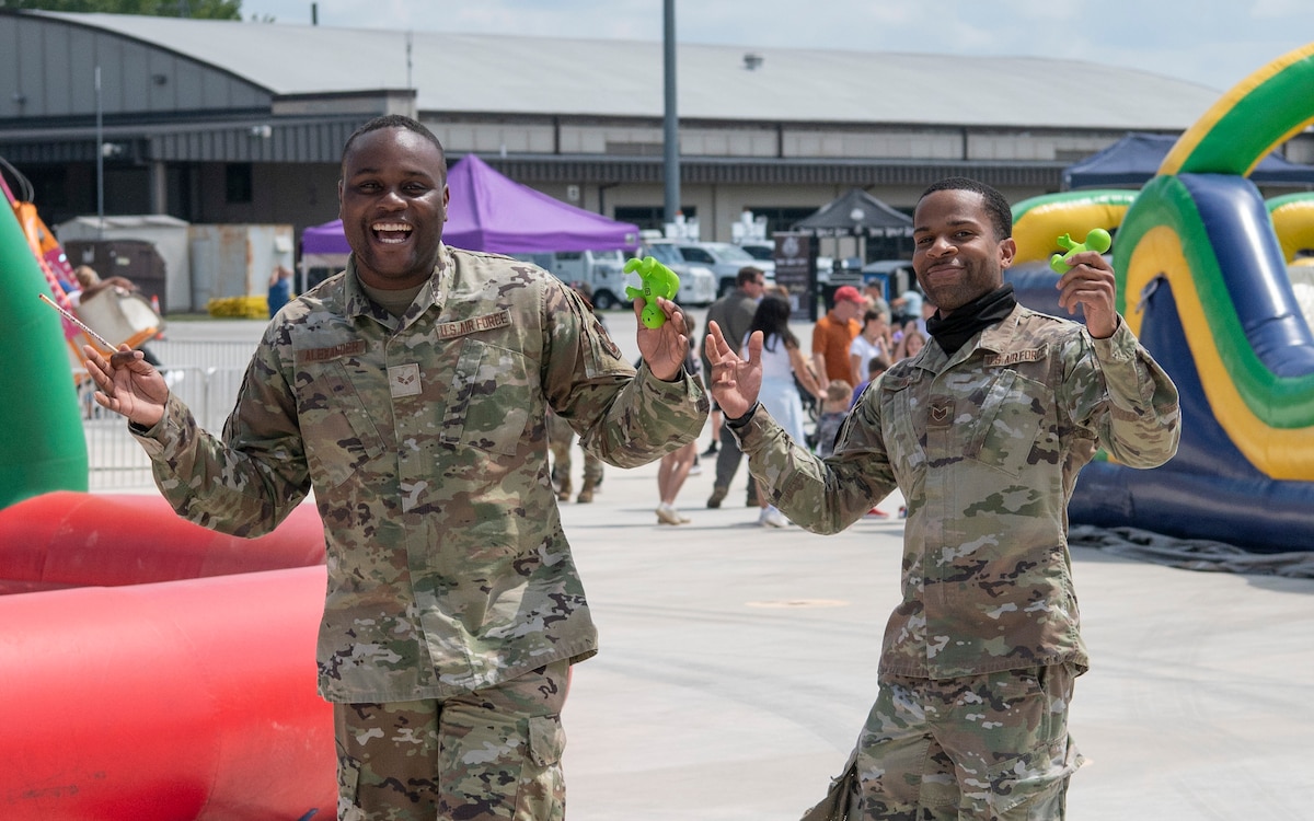 A very sunny Family Day at Dobbins > Dobbins Air Reserve Base > Article ...