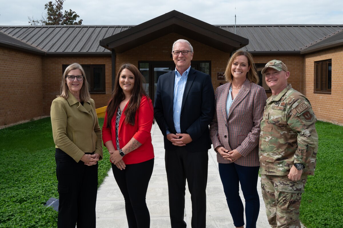 Senator Kevin Cramer visits RAF Fairford > 501st Combat Support Wing ...
