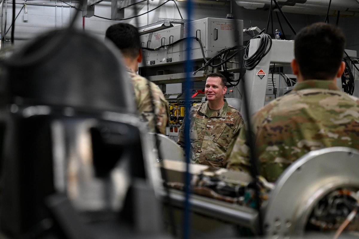 USAFWC leadership visit 350th SWW > 350th Spectrum Warfare Wing > News ...