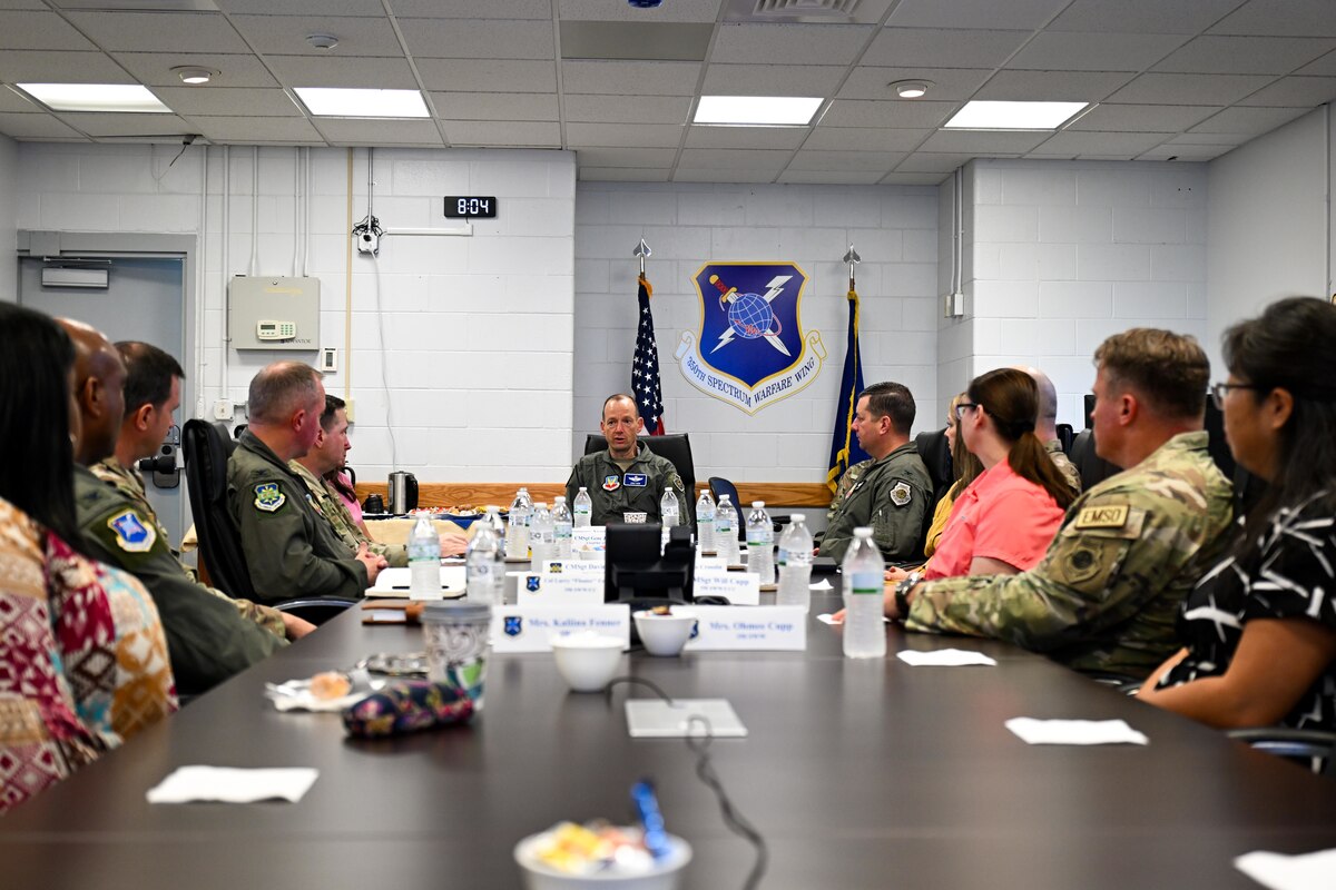 USAFWC leadership visit 350th SWW > 350th Spectrum Warfare Wing > News ...