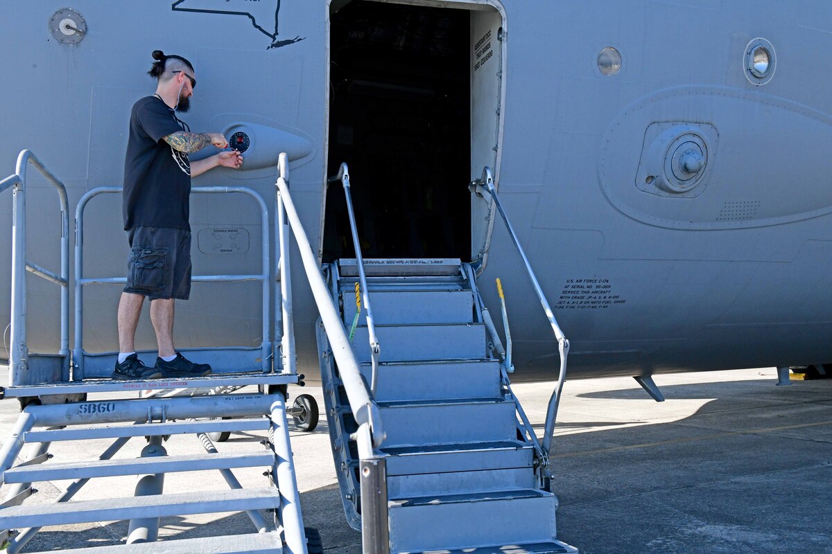 Last contracted C-17 aircraft LAIRCM upgrade leaves Robins > Air Force ...