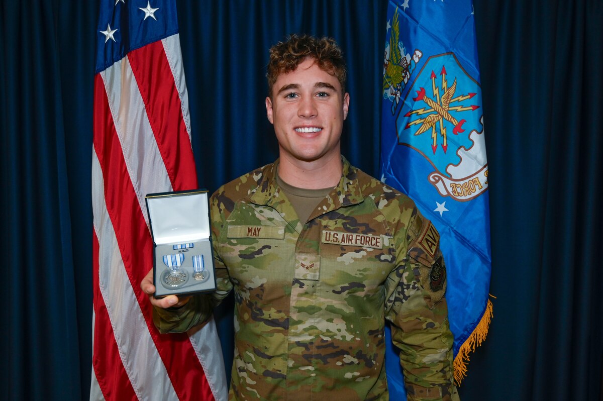 Airman rescues 79-year-old woman during hiking accident > Team McChord ...