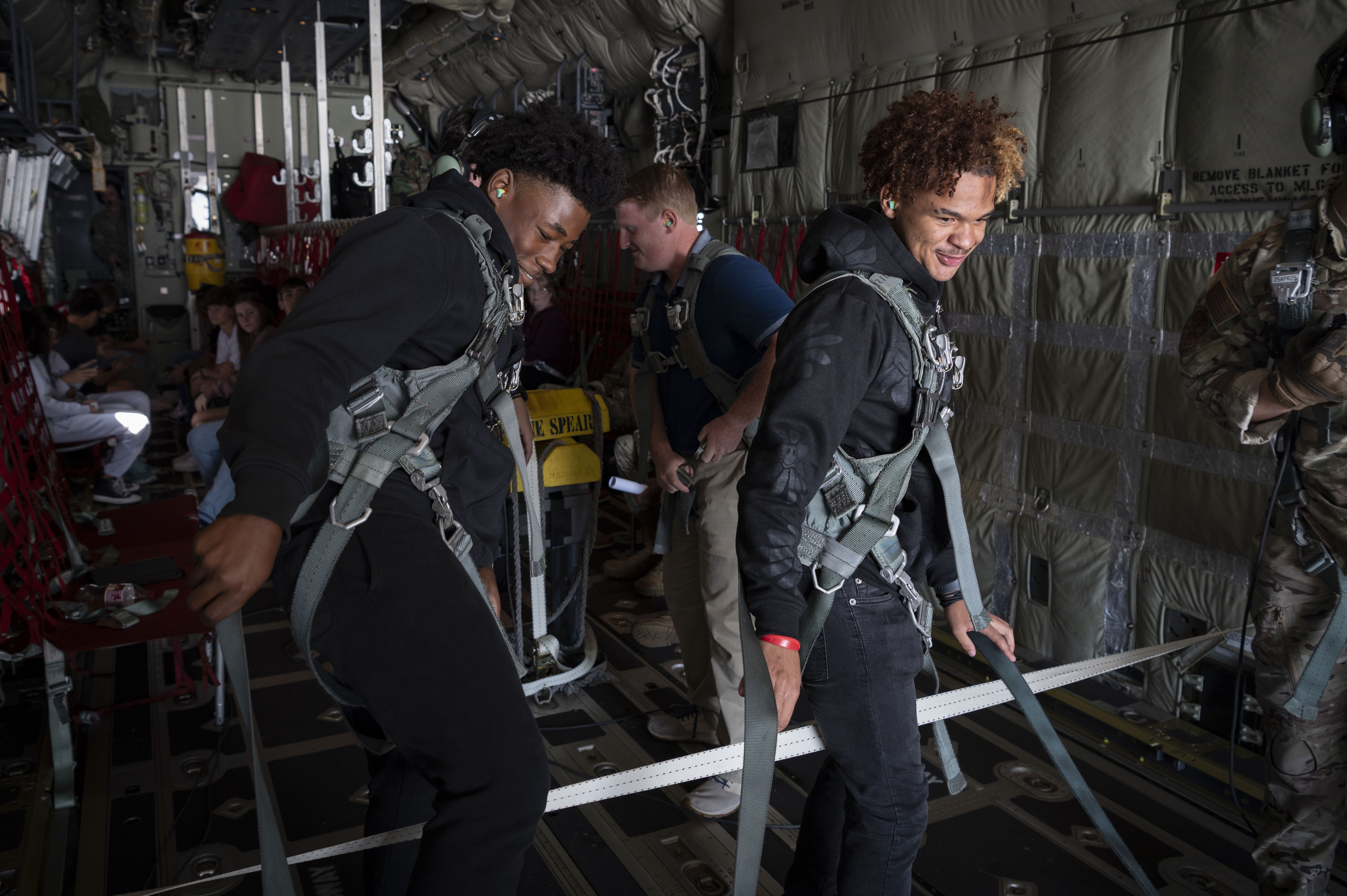 15th SOS inspires future aviators > Hurlburt Field > Article Display