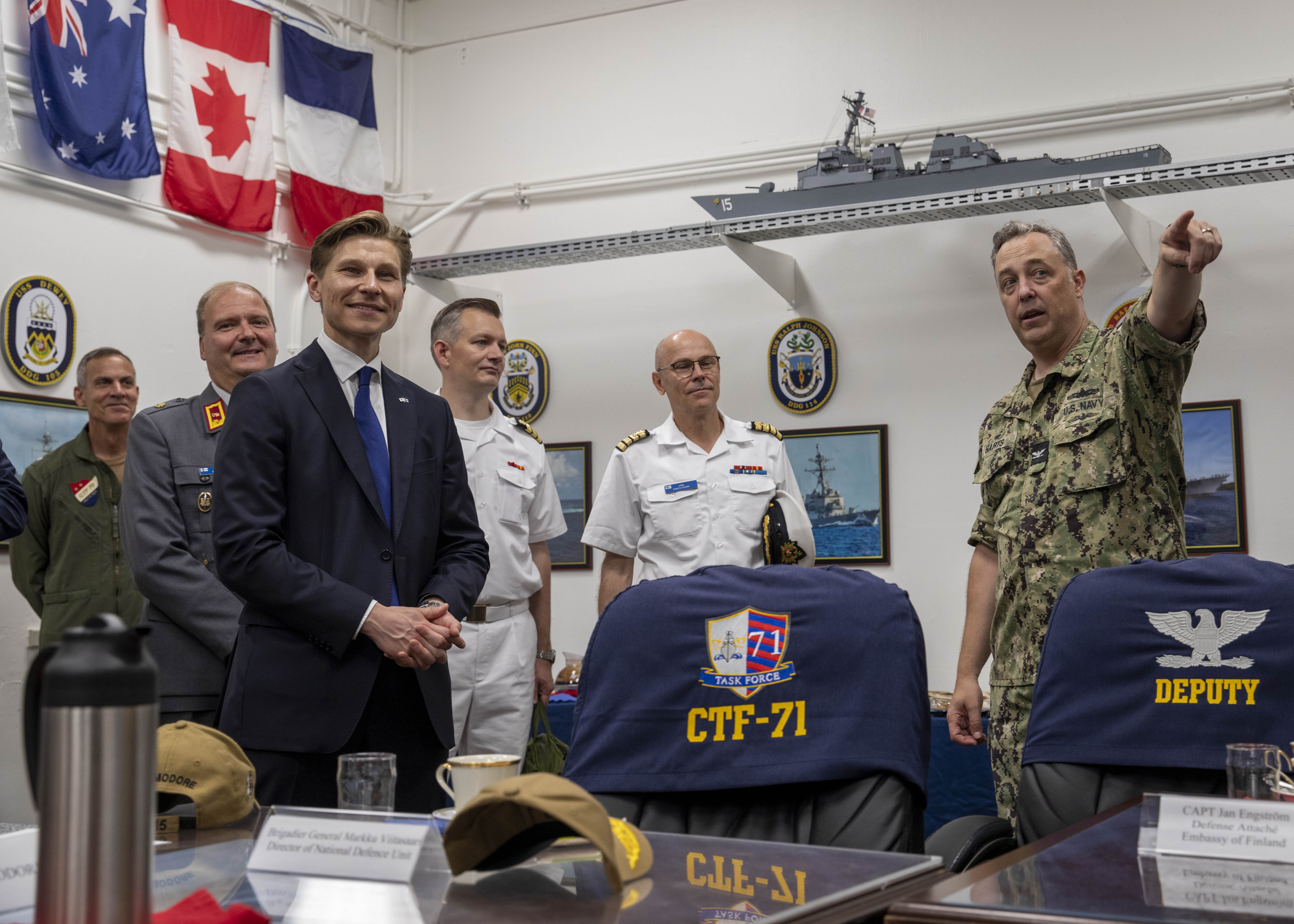 Minister of Defence of Finland Visits DESRON 15 and USS Benfold (DDG 65 ...