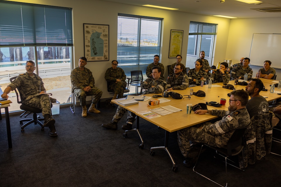 Strengthening minds: U.S. Navy, Royal Australian Navy collaborates for ...