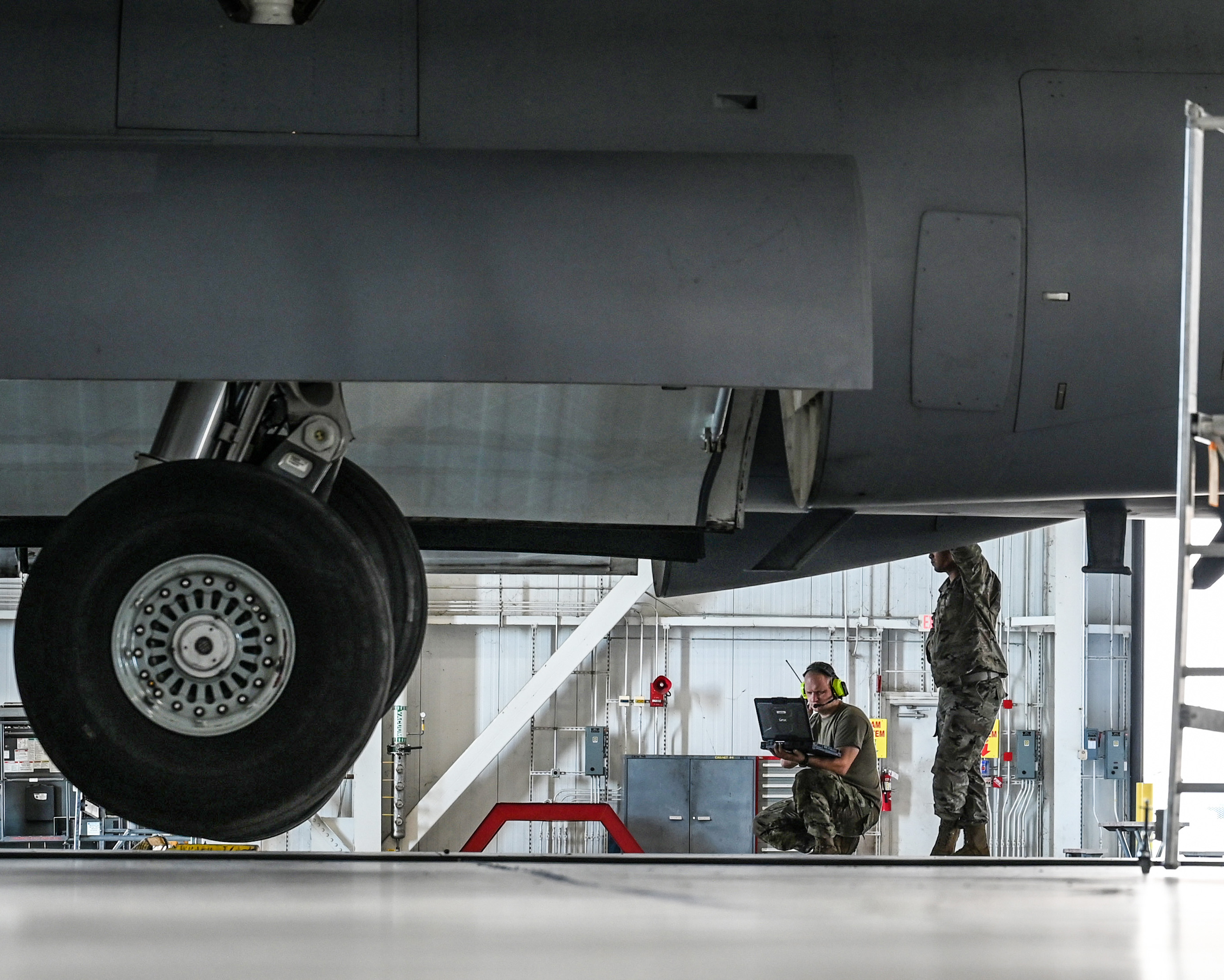 445th Maintainers keep C-17 mission ready > 445th Airlift Wing ...
