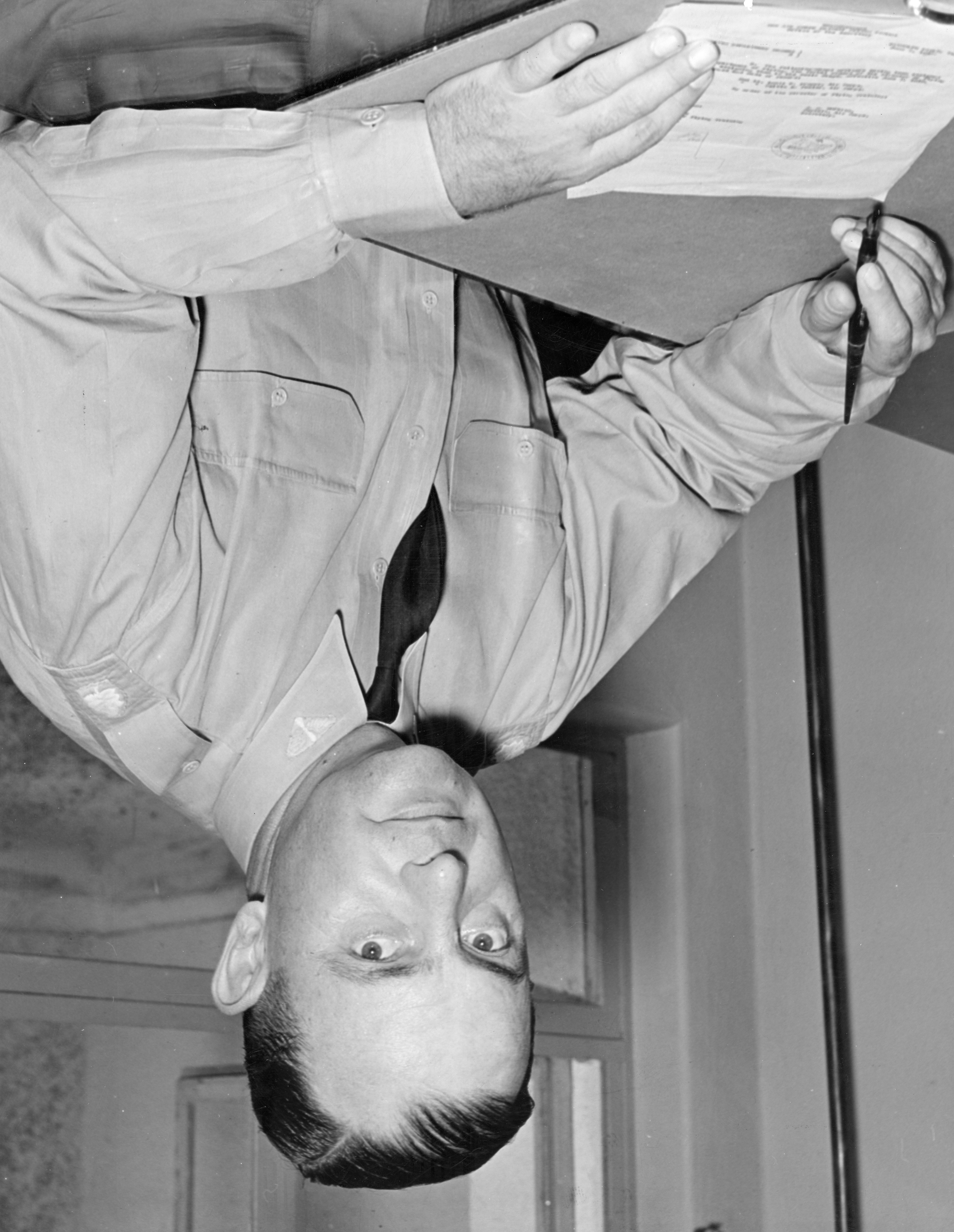 EDWIN B. LYON > Air Force > Biography Display