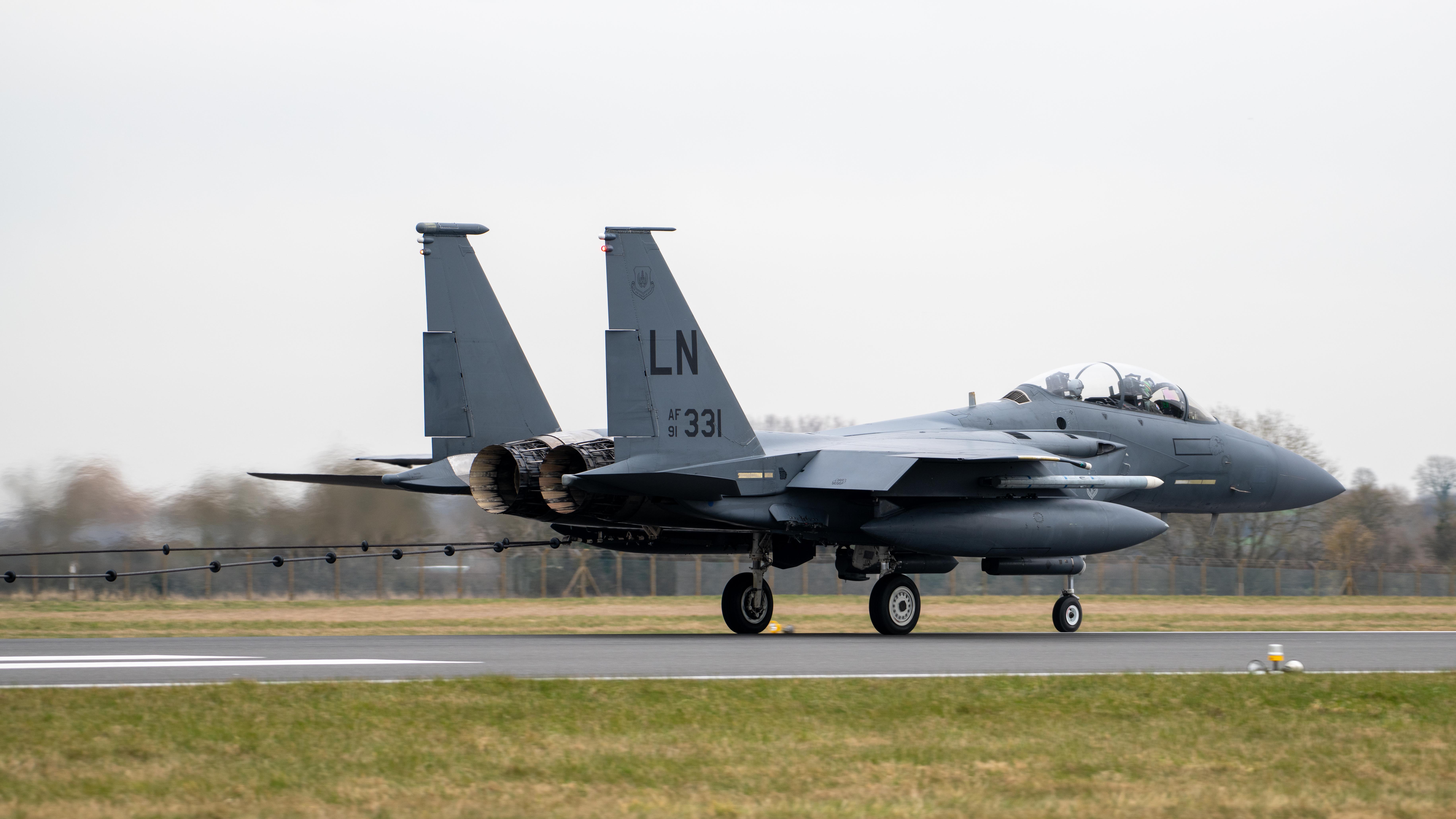 Mobile Aircraft Arresting System installed at RAF Fairford for Ramstein ...