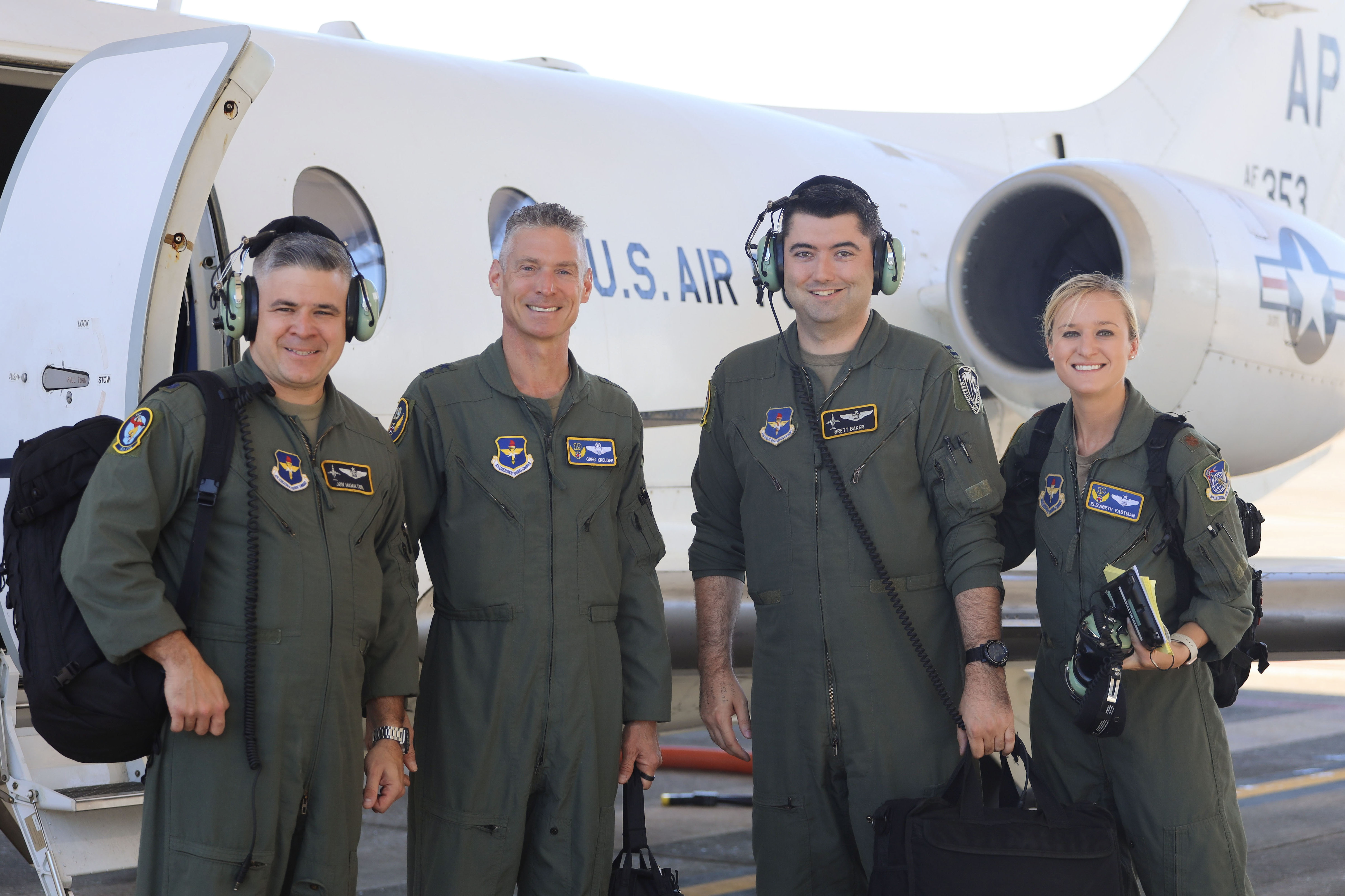 19th Air Force commander observers combat systems officer training at ...