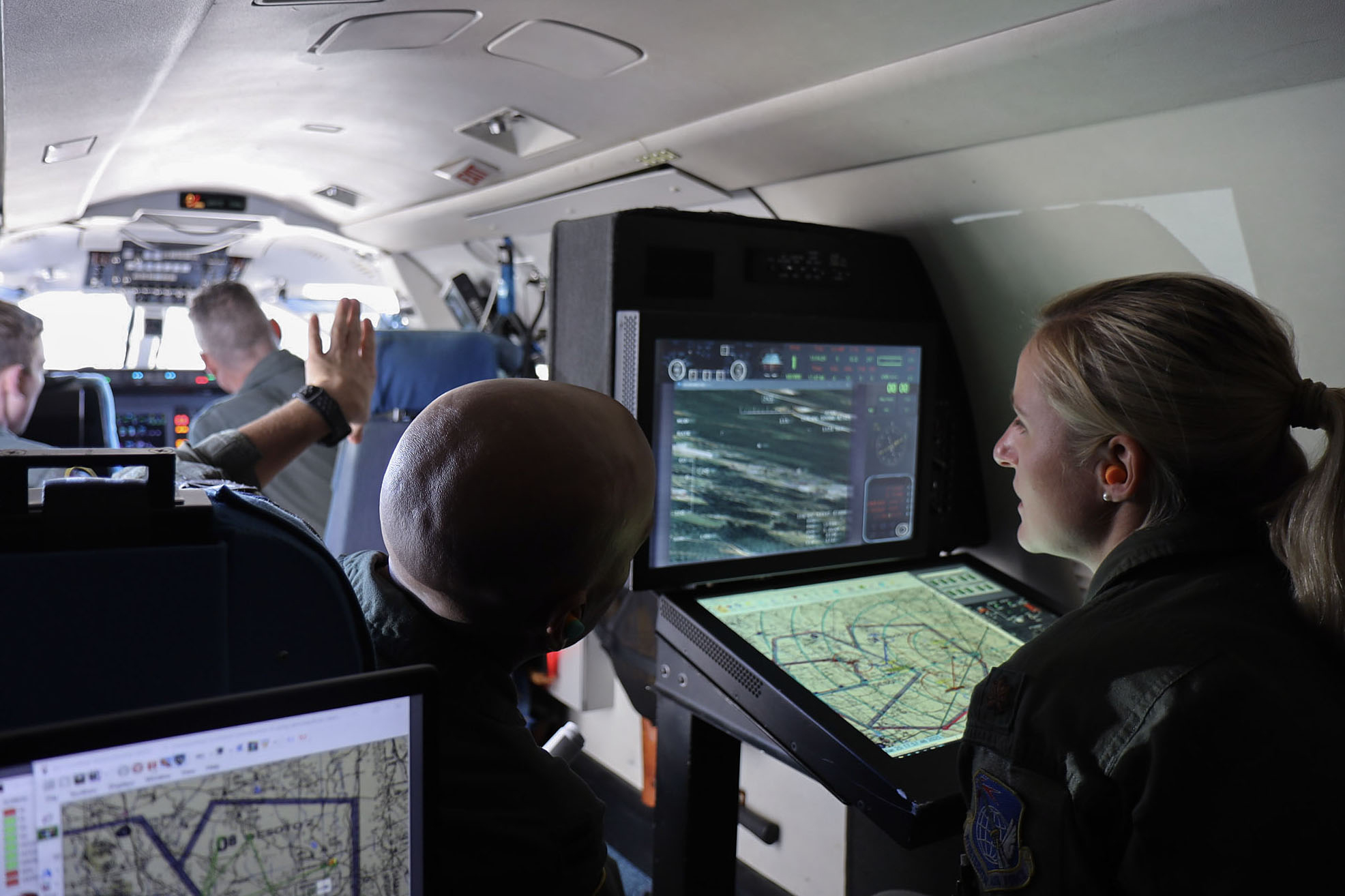 19th Air Force commander observers combat systems officer training at ...