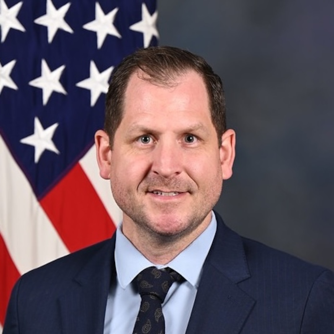 Andrew Mapes > Chief Digital and Artificial Intelligence Office > Bio ...