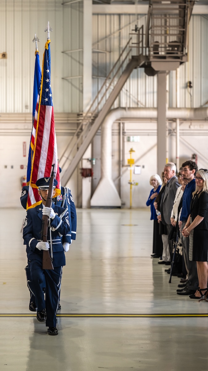 Bancroft takes command of Kentucky Air National Guard > 123rd Airlift ...