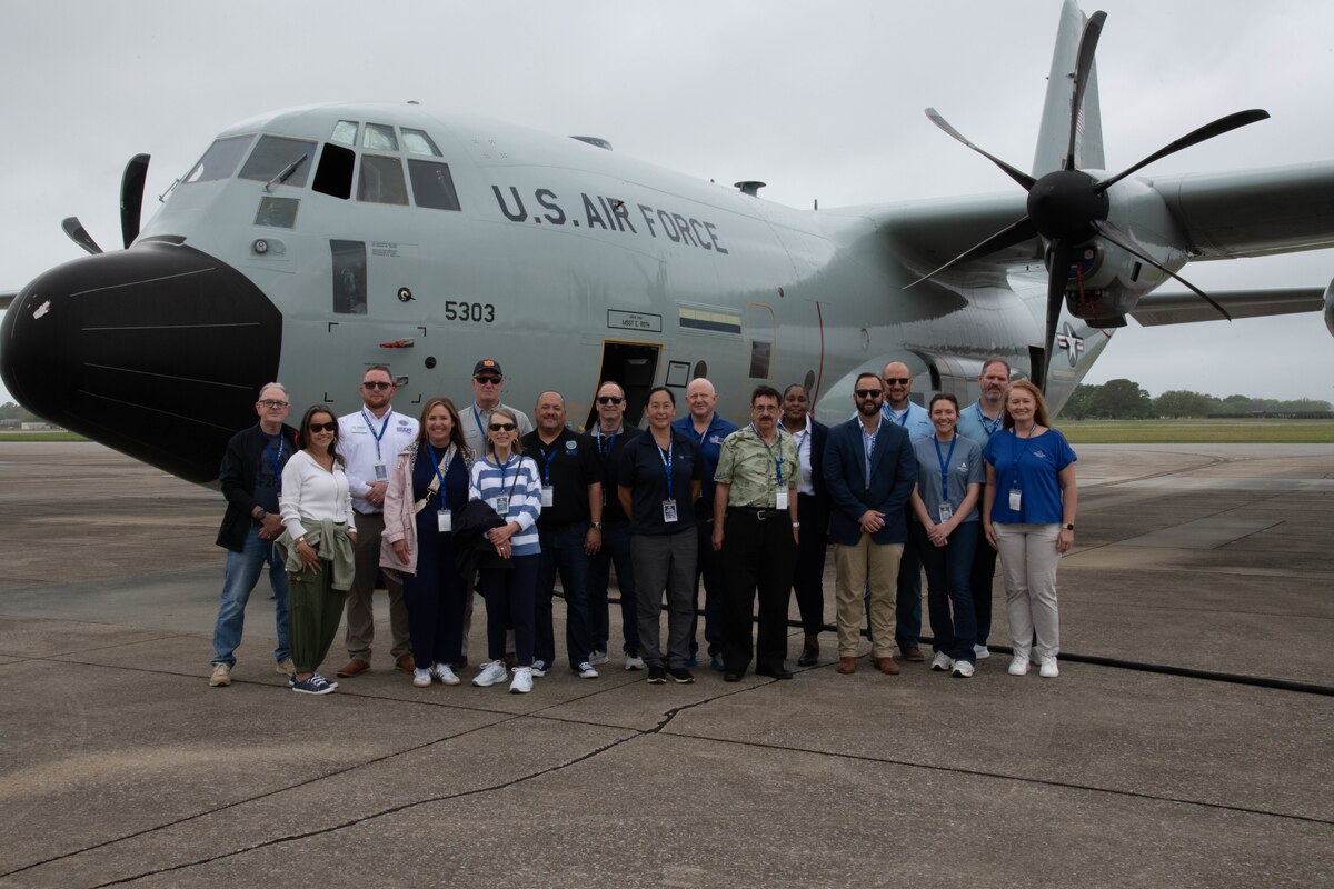 403rd Wing hosts Employer Day Tour to showcase Reserve mission > 403rd ...