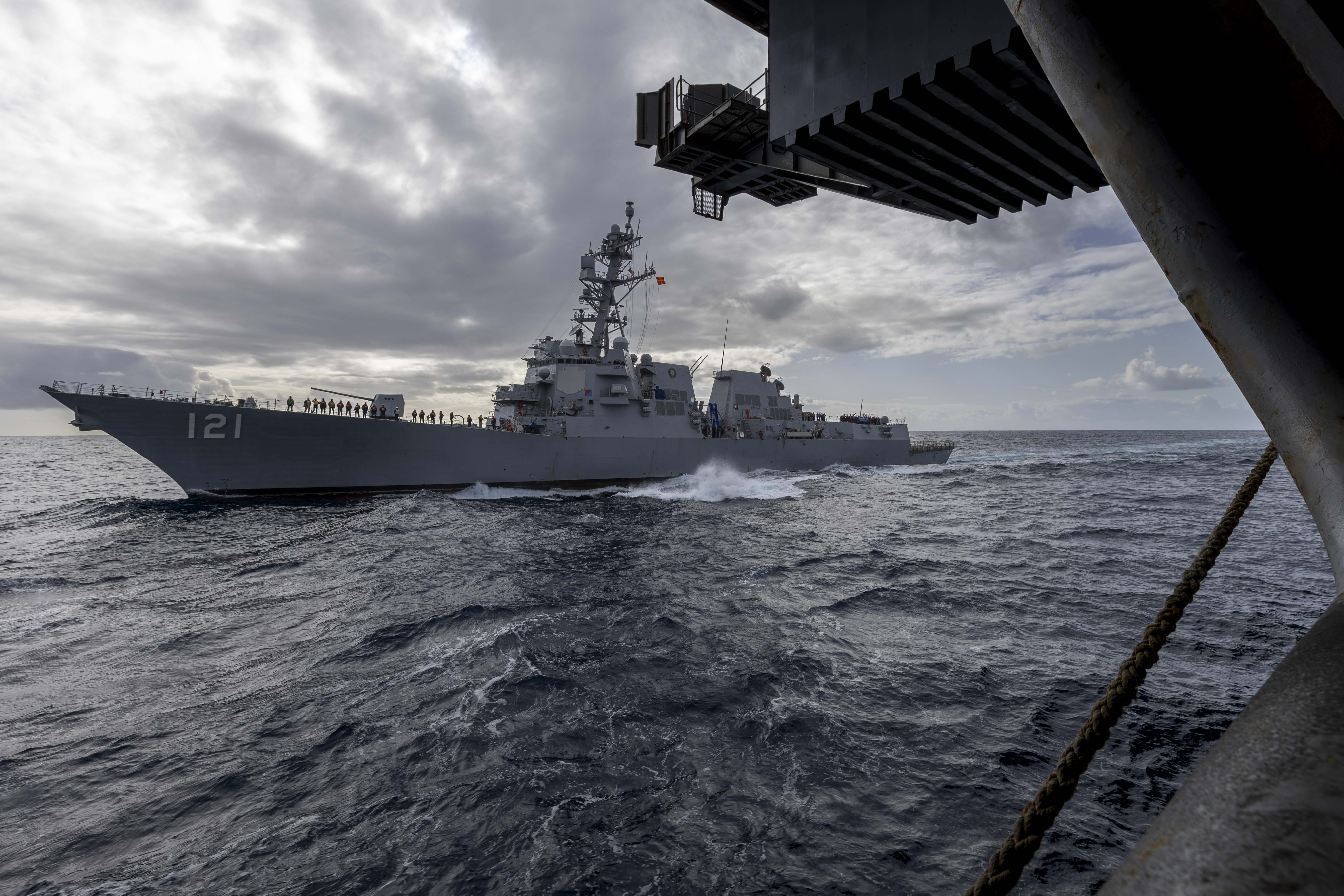 Abraham Lincoln conducts a fueling-at-sea with USS Frank E. Petersen Jr.