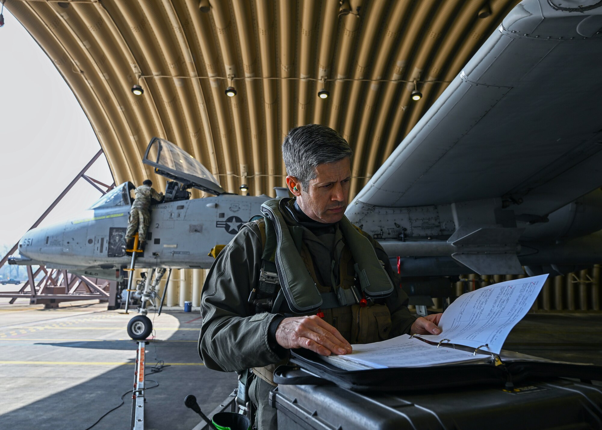 Osan commander takes to the skies for CSARTE 25-2 > Osan Air Base ...