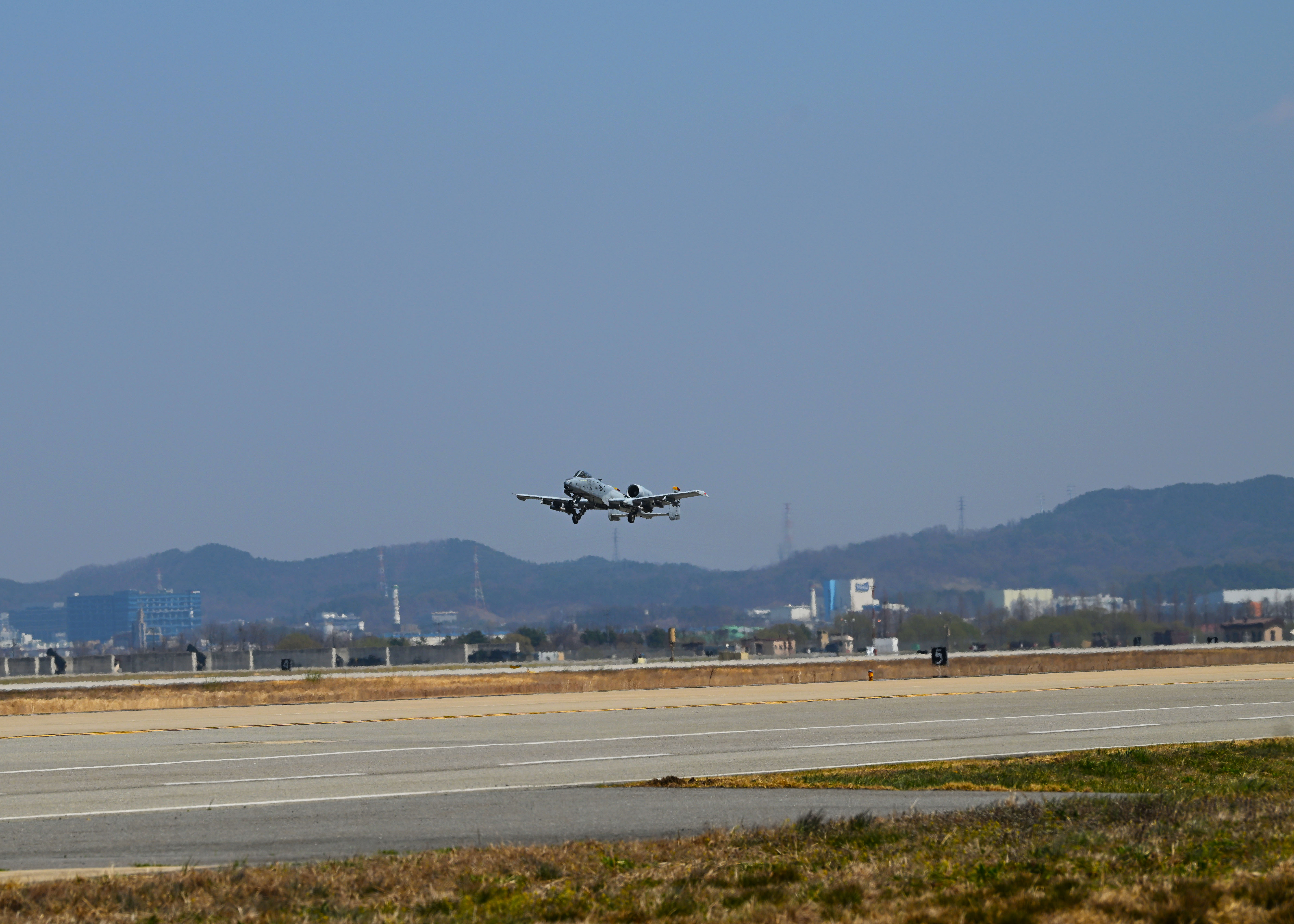 Osan commander takes to the skies for CSARTE 25-2 > Osan Air Base ...