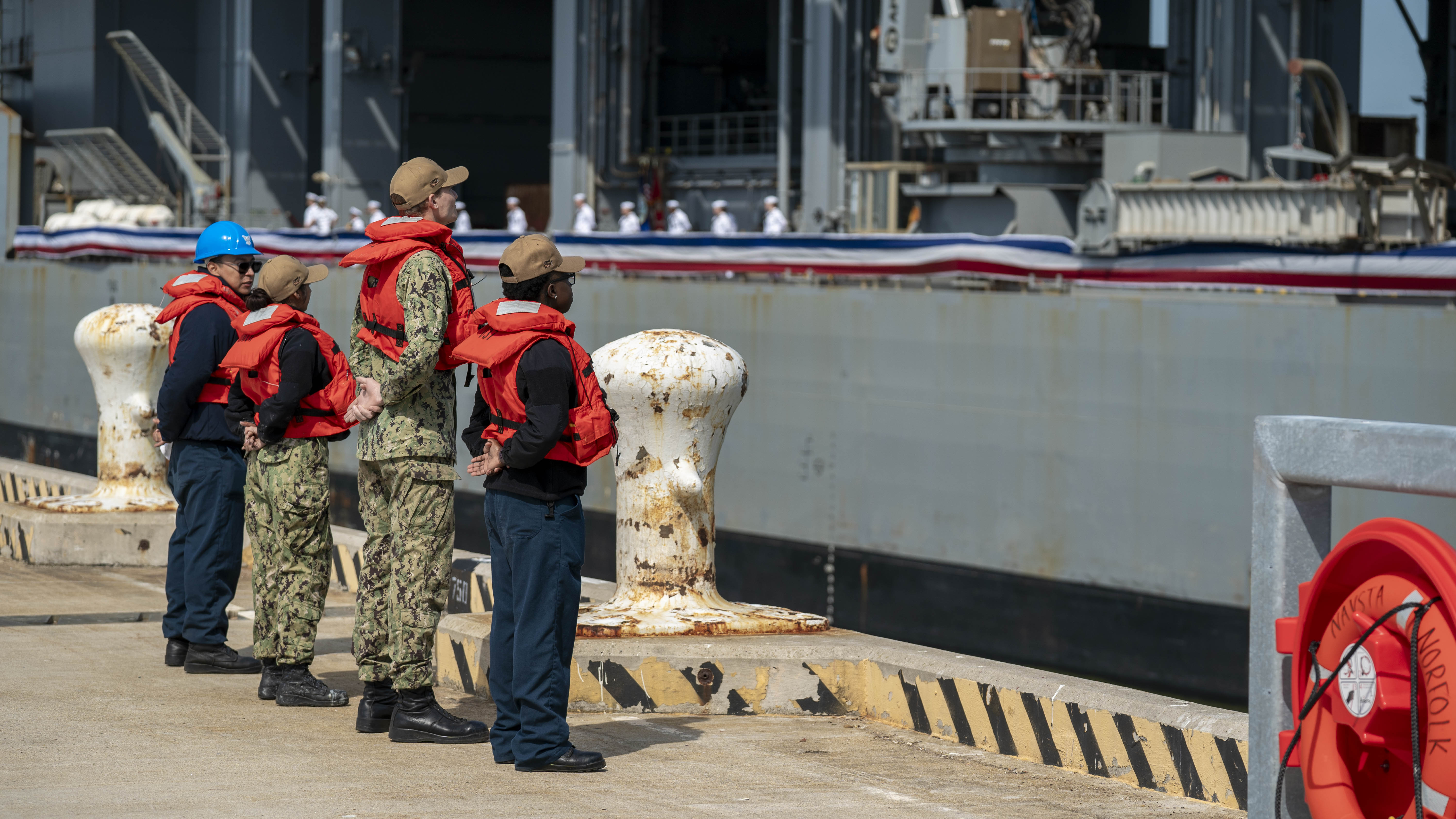 USS Hershel “Woody” Williams Returns to Norfolk from Forward Deployment ...