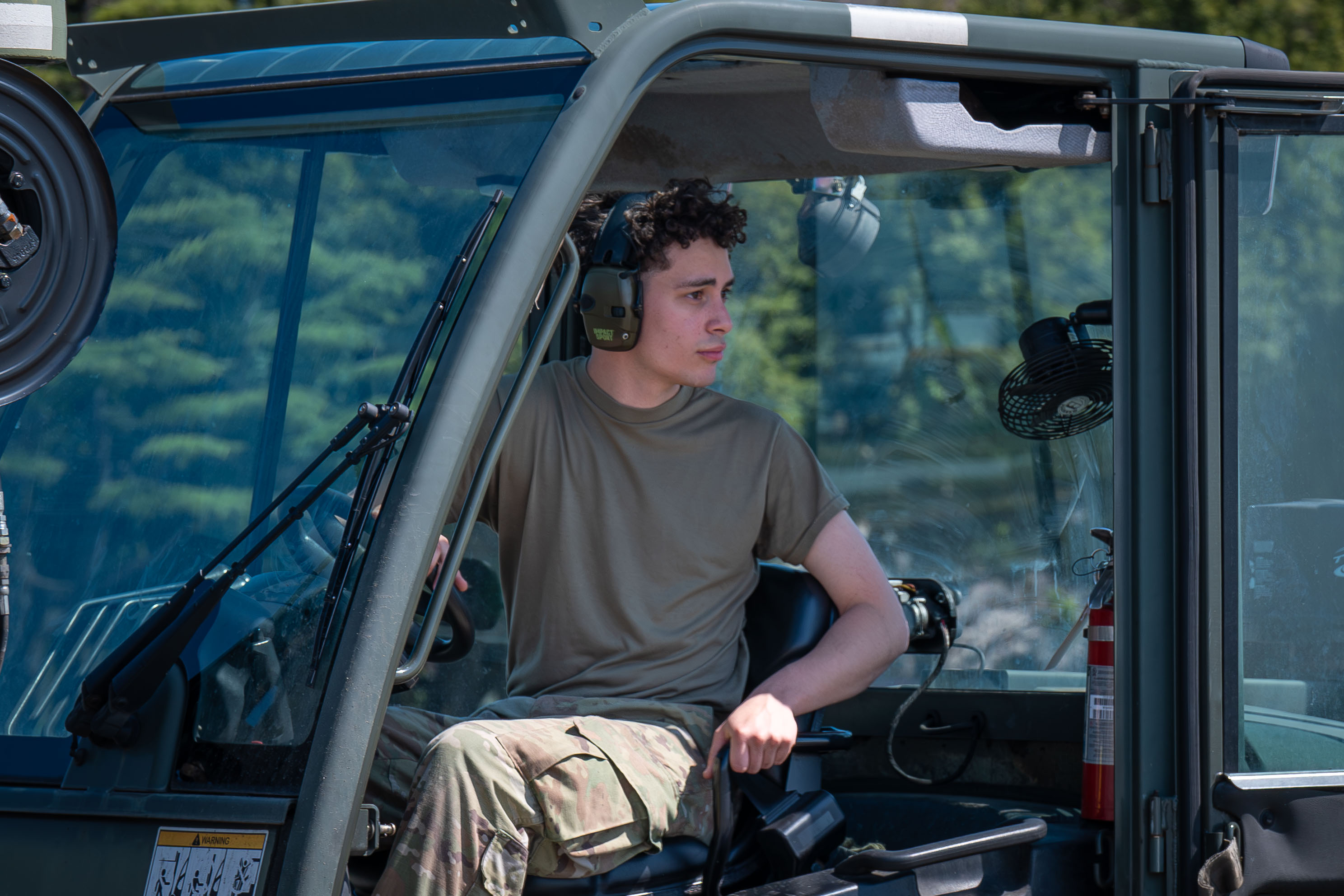 Airmen from the 36 AS, 374 LRS, and 730 AMS conduct engine-running and ...