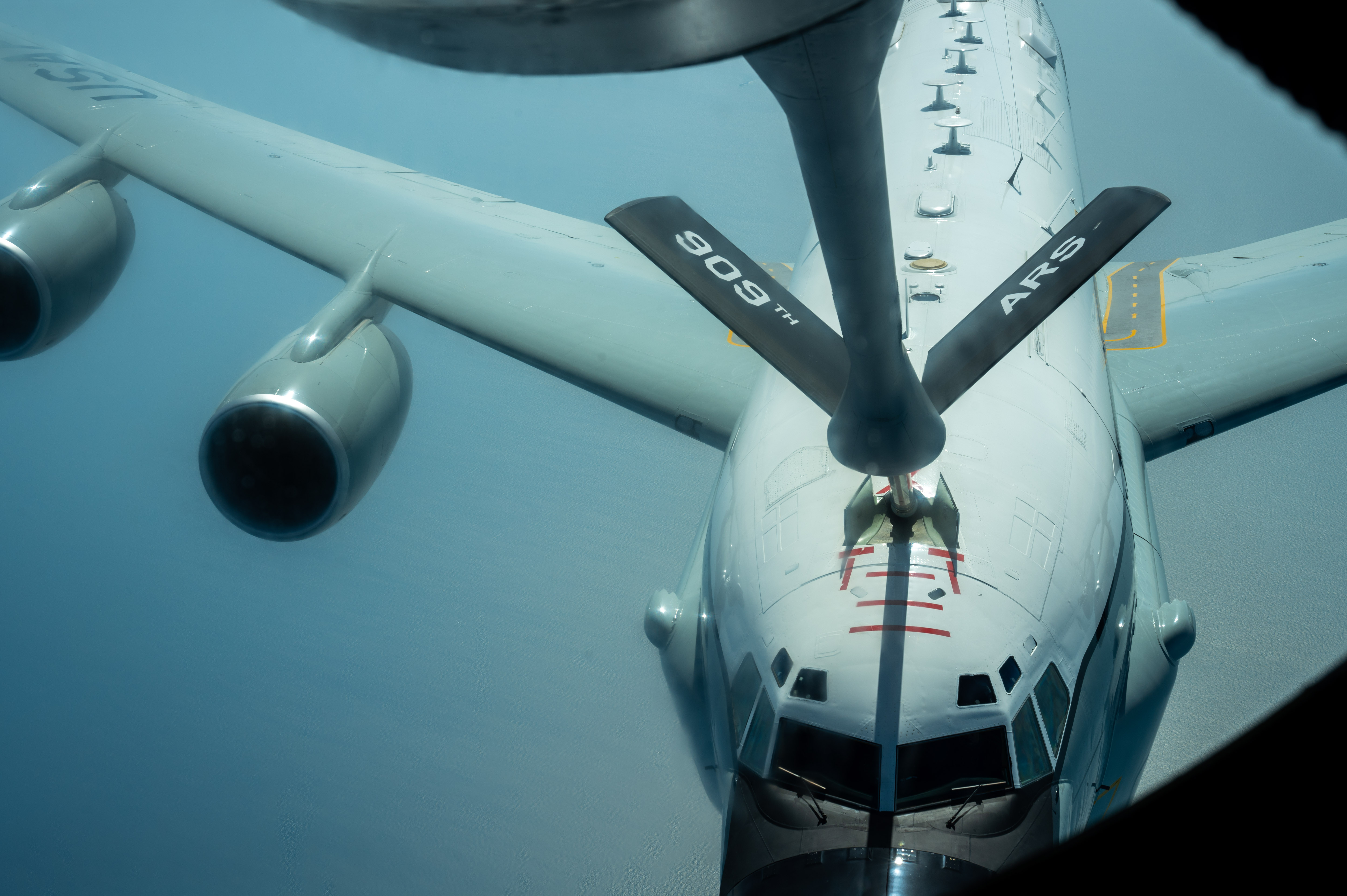 A riveting refuel of 82nd RS RC-135 Rivot Joint > Kadena Air Base ...