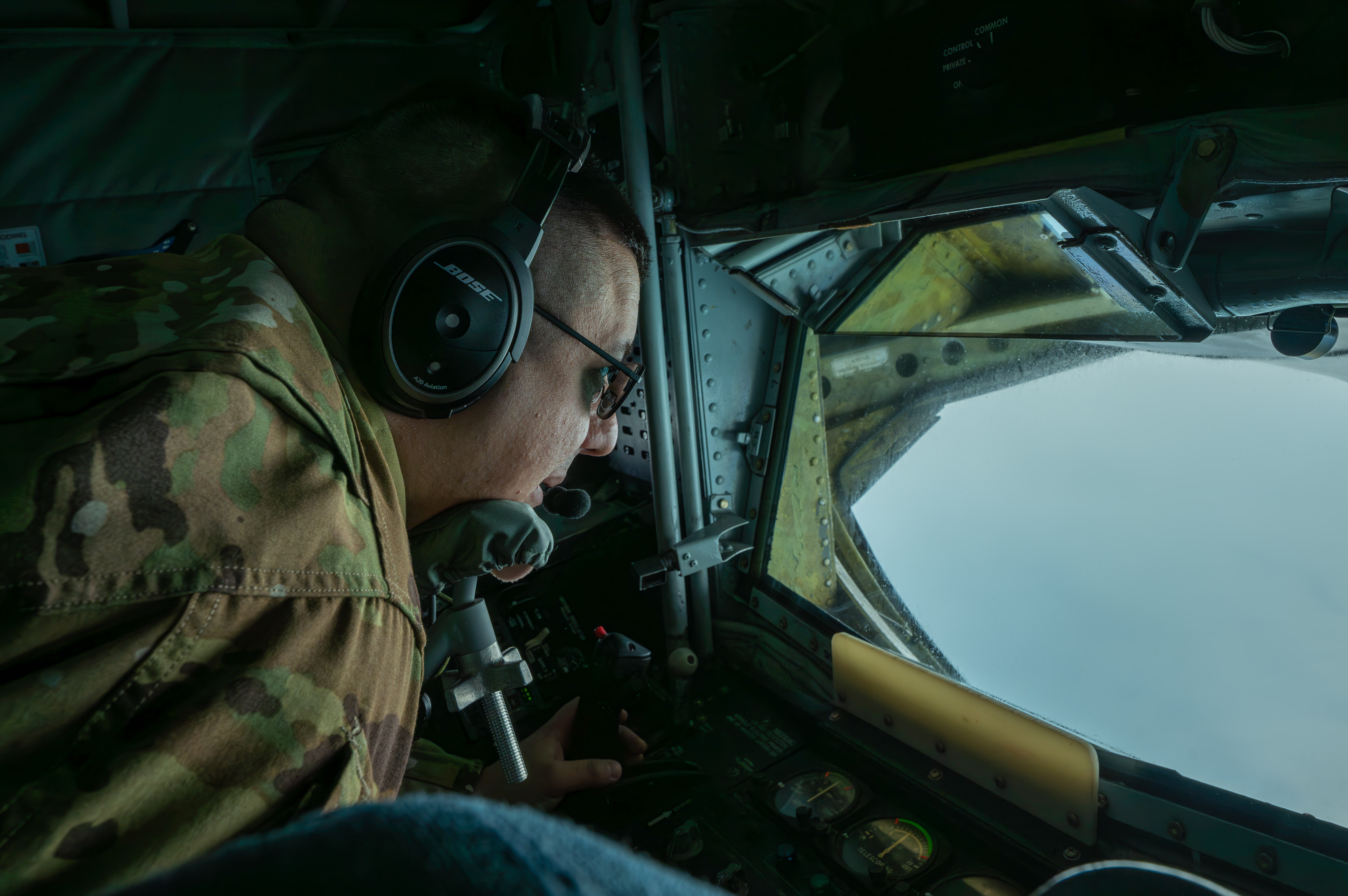 A riveting refuel of 82nd RS RC-135 Rivot Joint