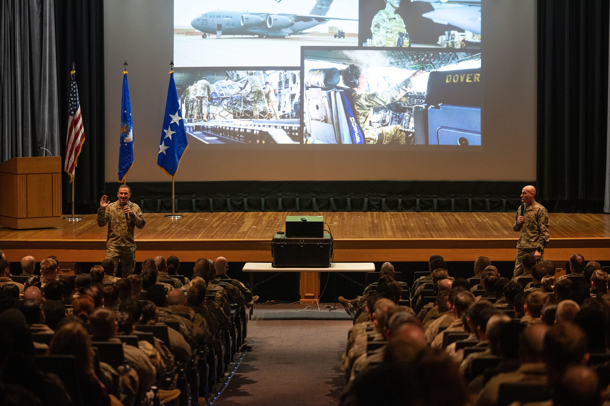 Gen. Lamontagne and CMSgt Newman visit Dover AFB > Dover Air Force Base ...