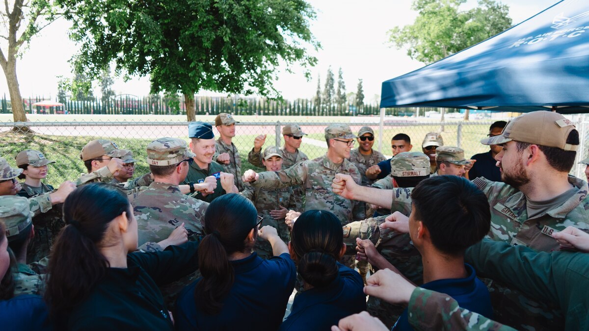 Investing in the Future: Maj. Gen. Cain visits AFROTC cadets > Air ...