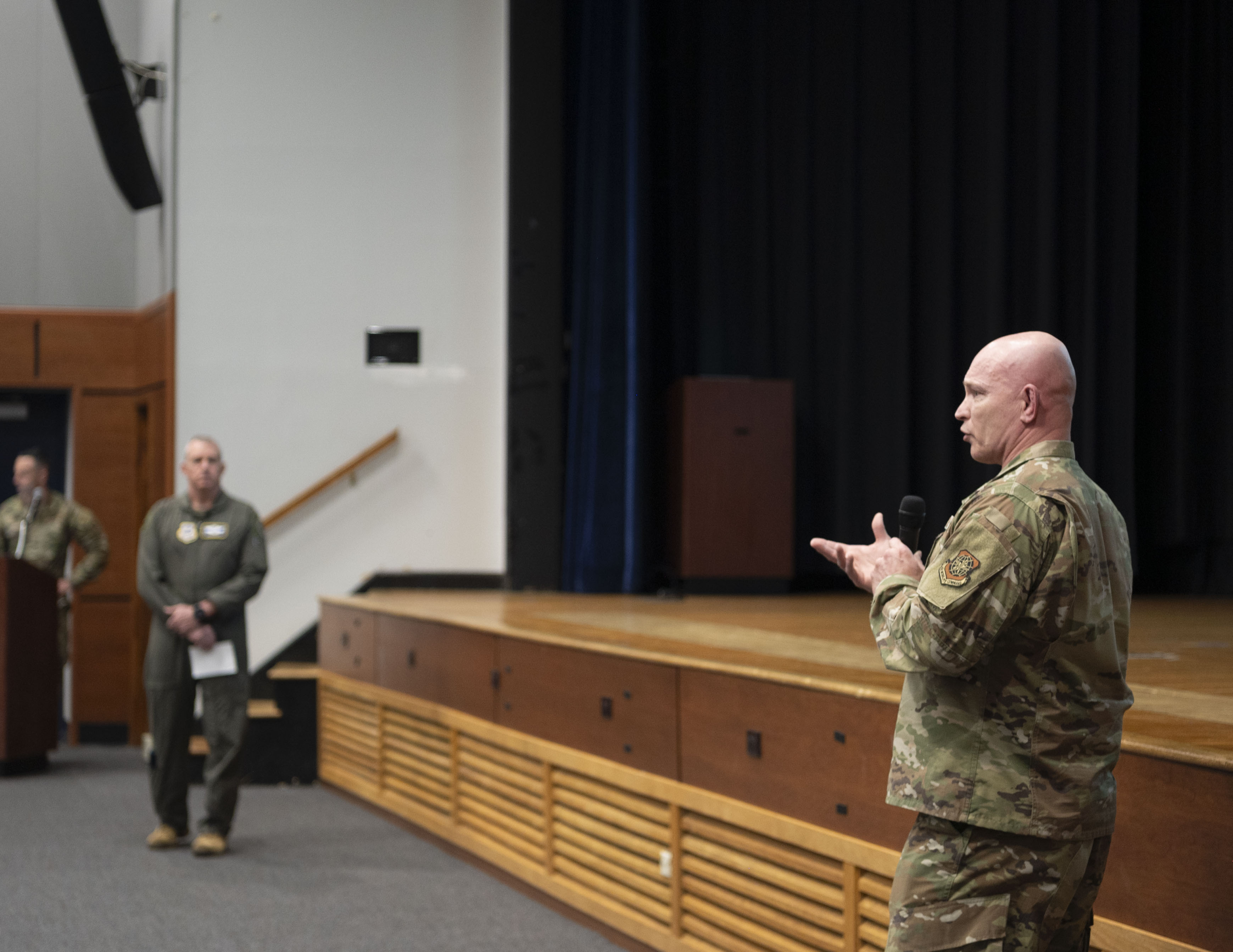Maj. Gen. Charles D. Bolton visits 30th AMW, JB MDL