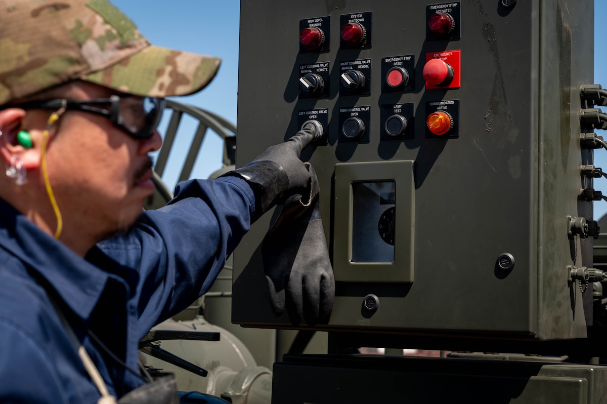 374 LRS performs periodic FORCE functions check > Yokota Air Base ...