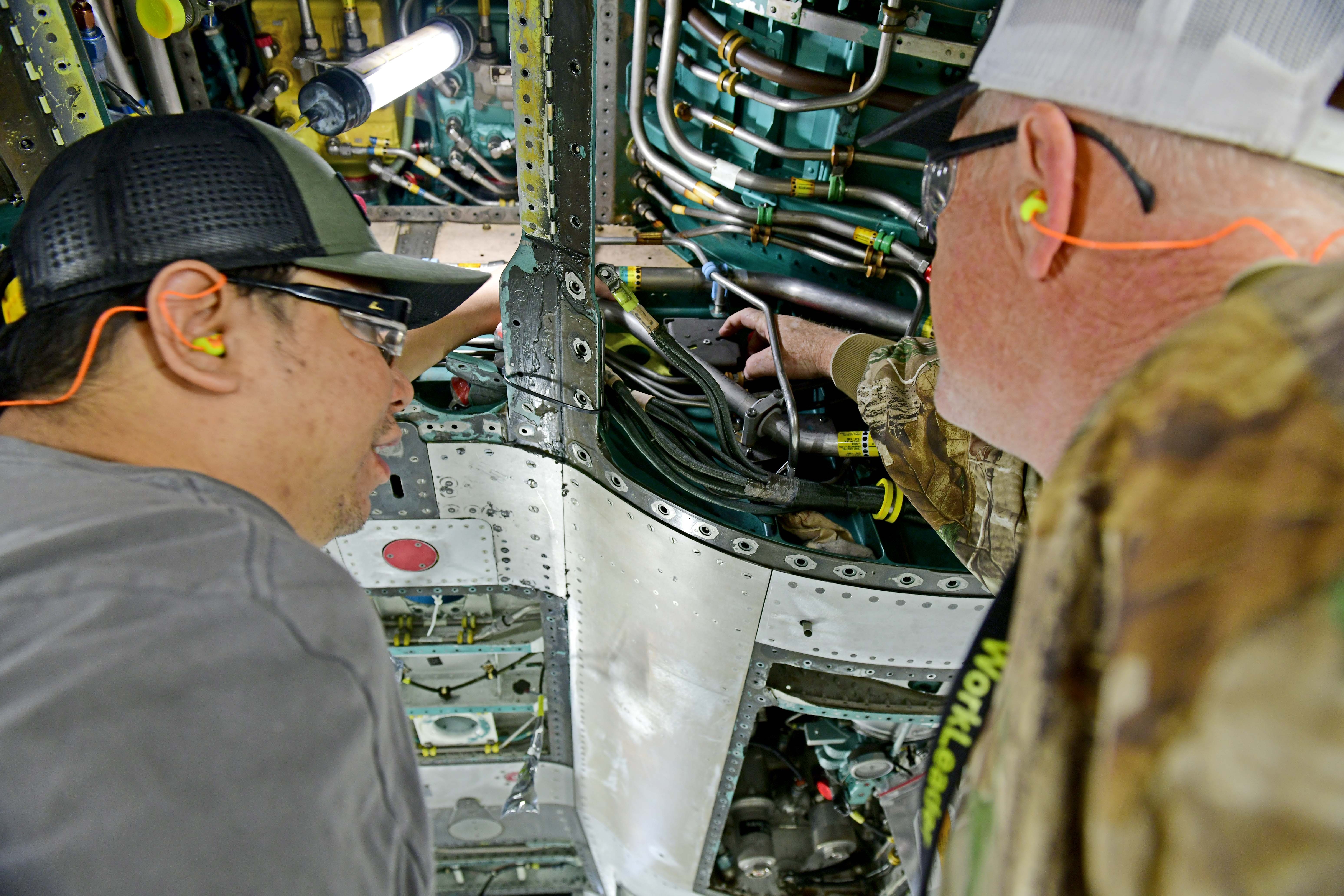 561st AMXS completes first F-15E PDM EPAWSS installation > Wright ...