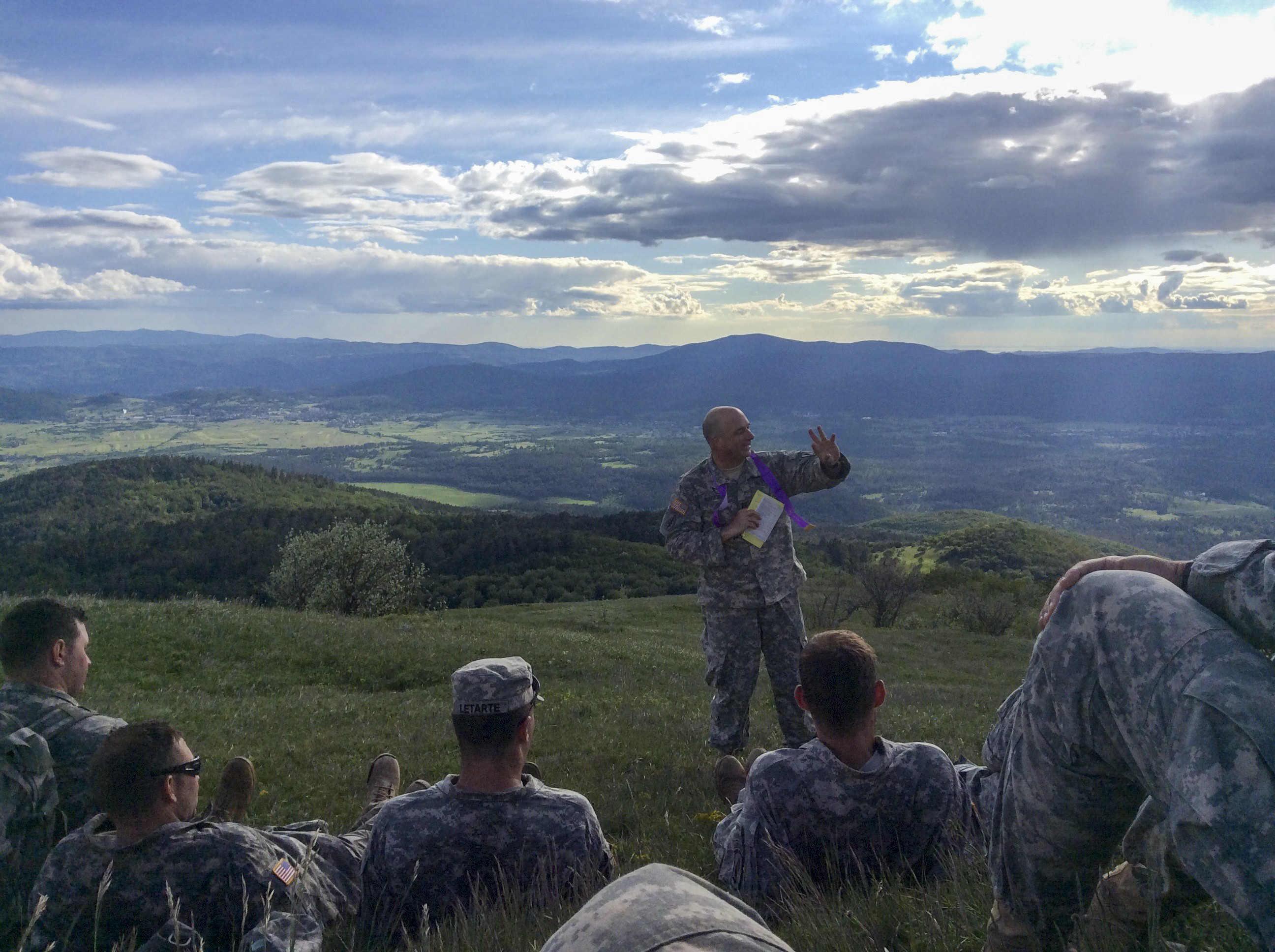 Rev. Richard Barfield conducts fellowship for deployed U.S. Army ...