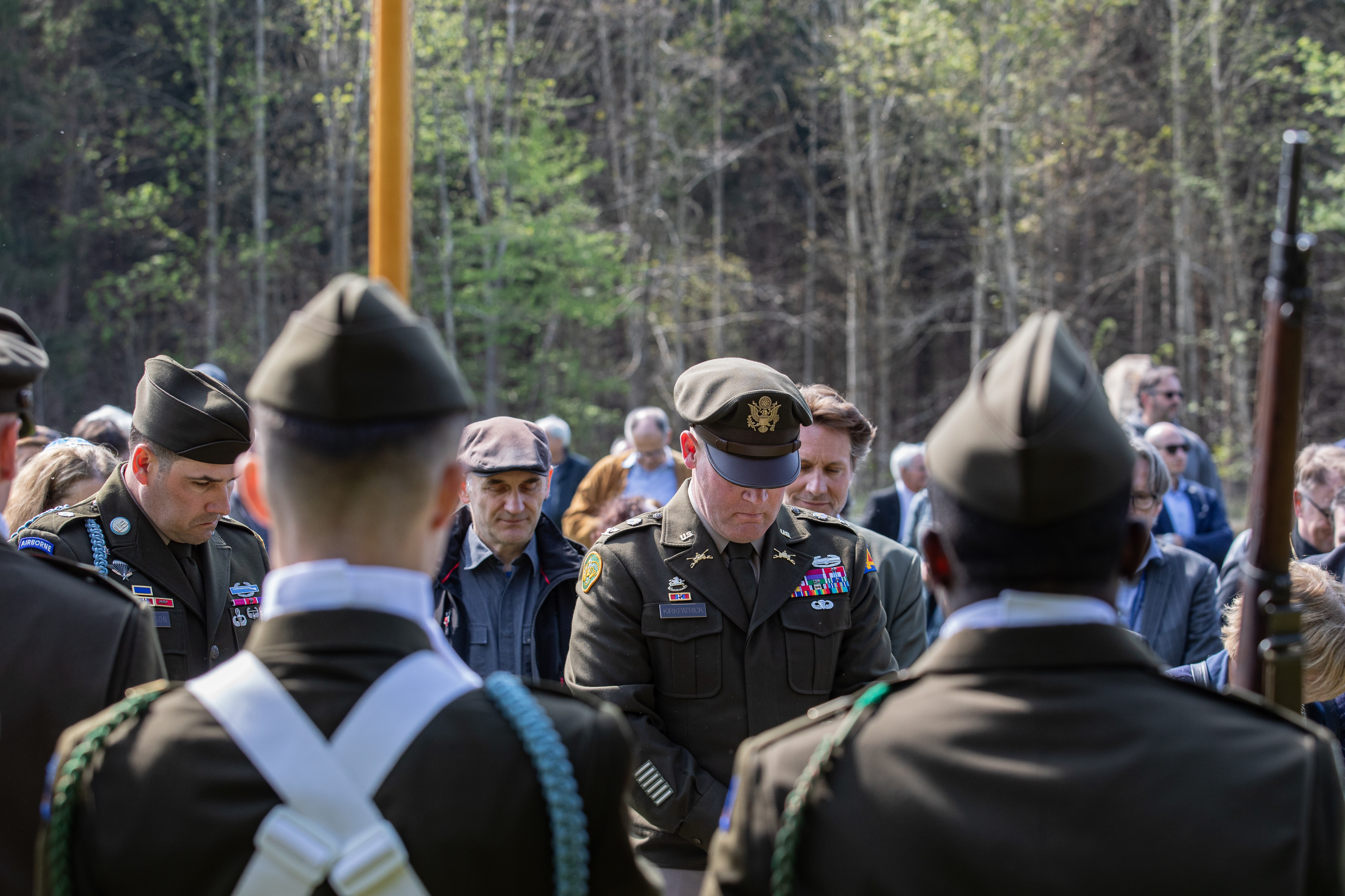 Observing the Kaufering Memorial Ceremony wreath laying