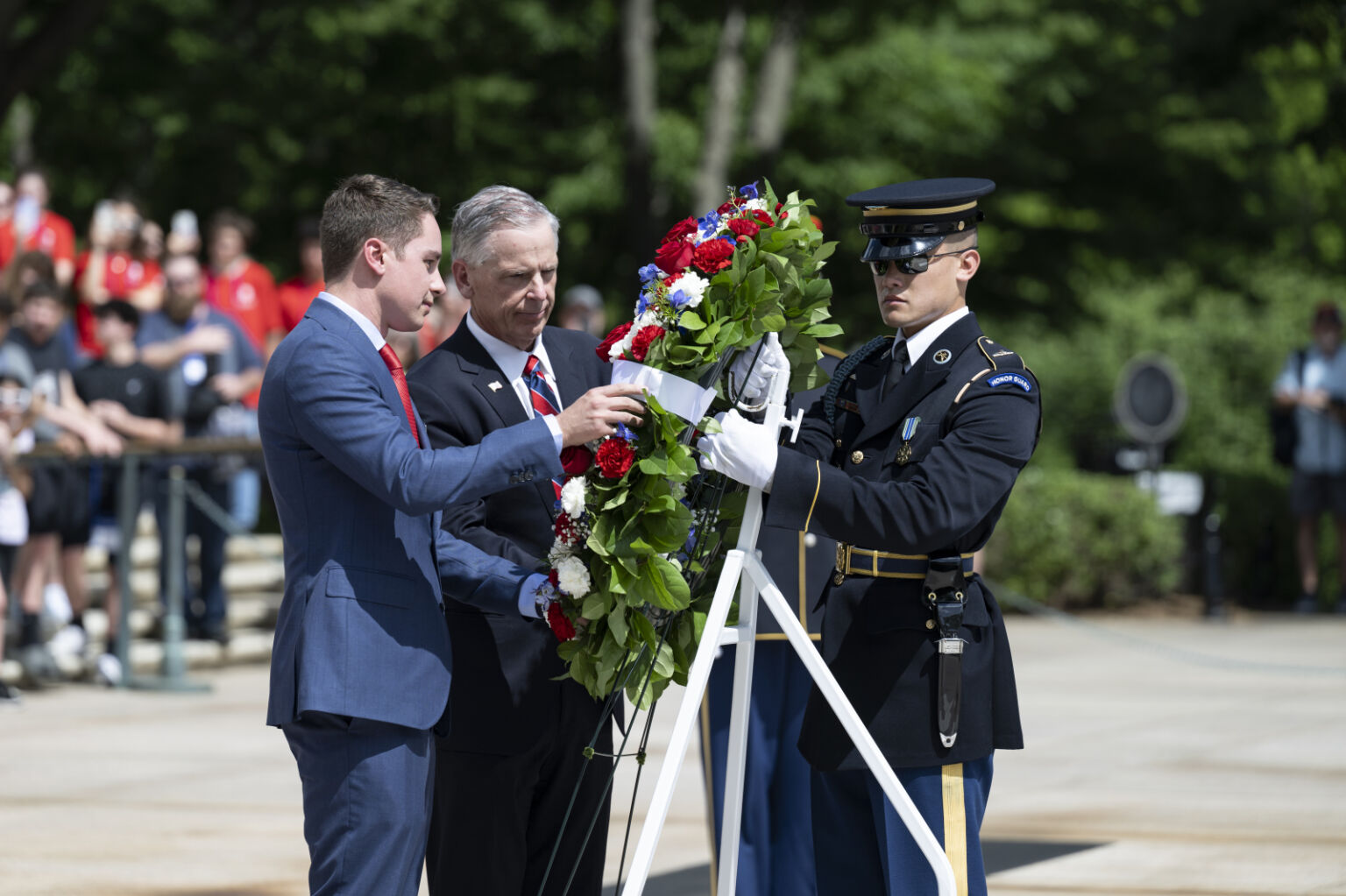 NASCAR Winner Honors the Fallen at Arlington National Cemetery > U.S ...