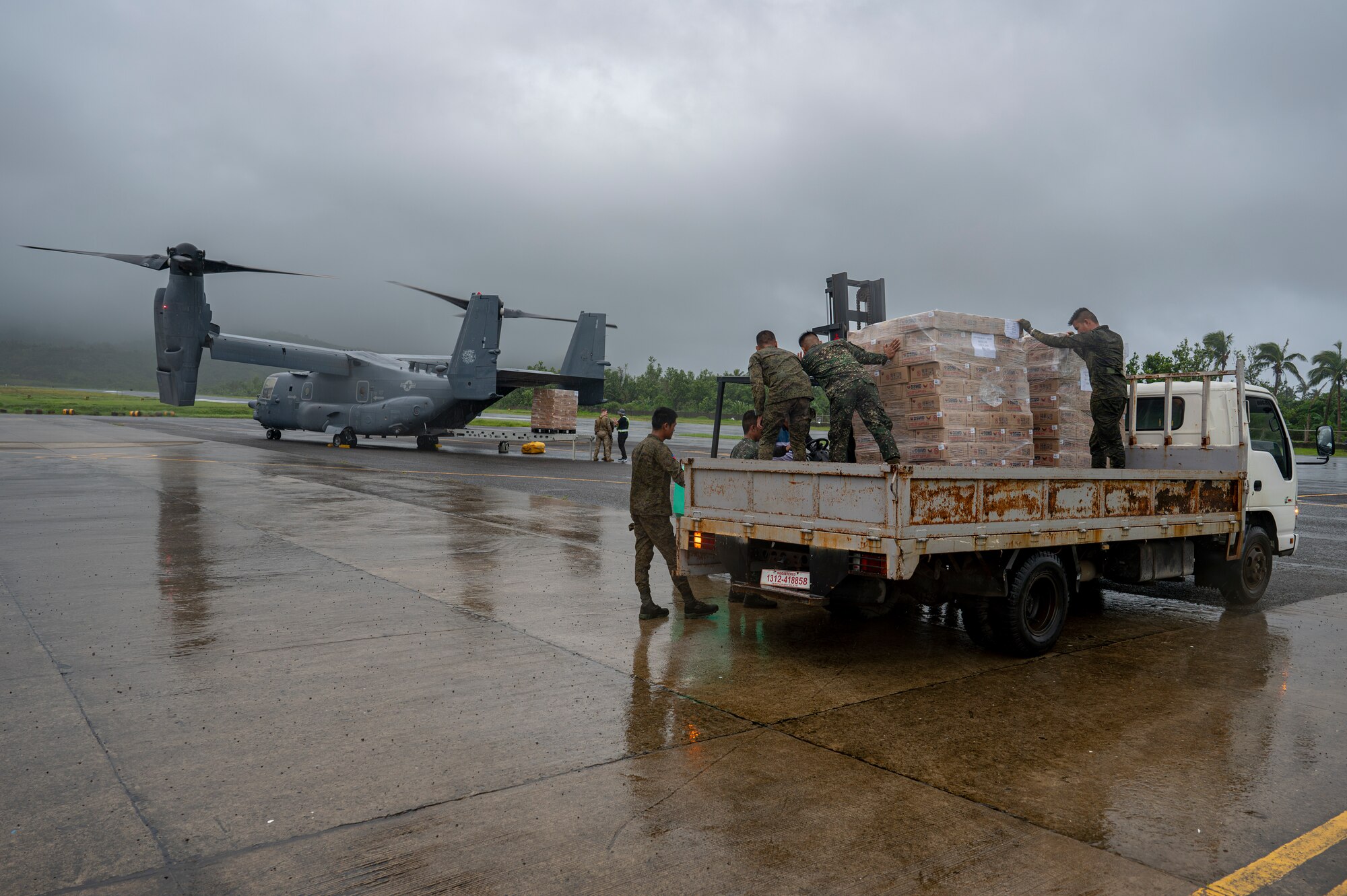 Airmen rapidly deploy to support Philippine disaster relief efforts ...