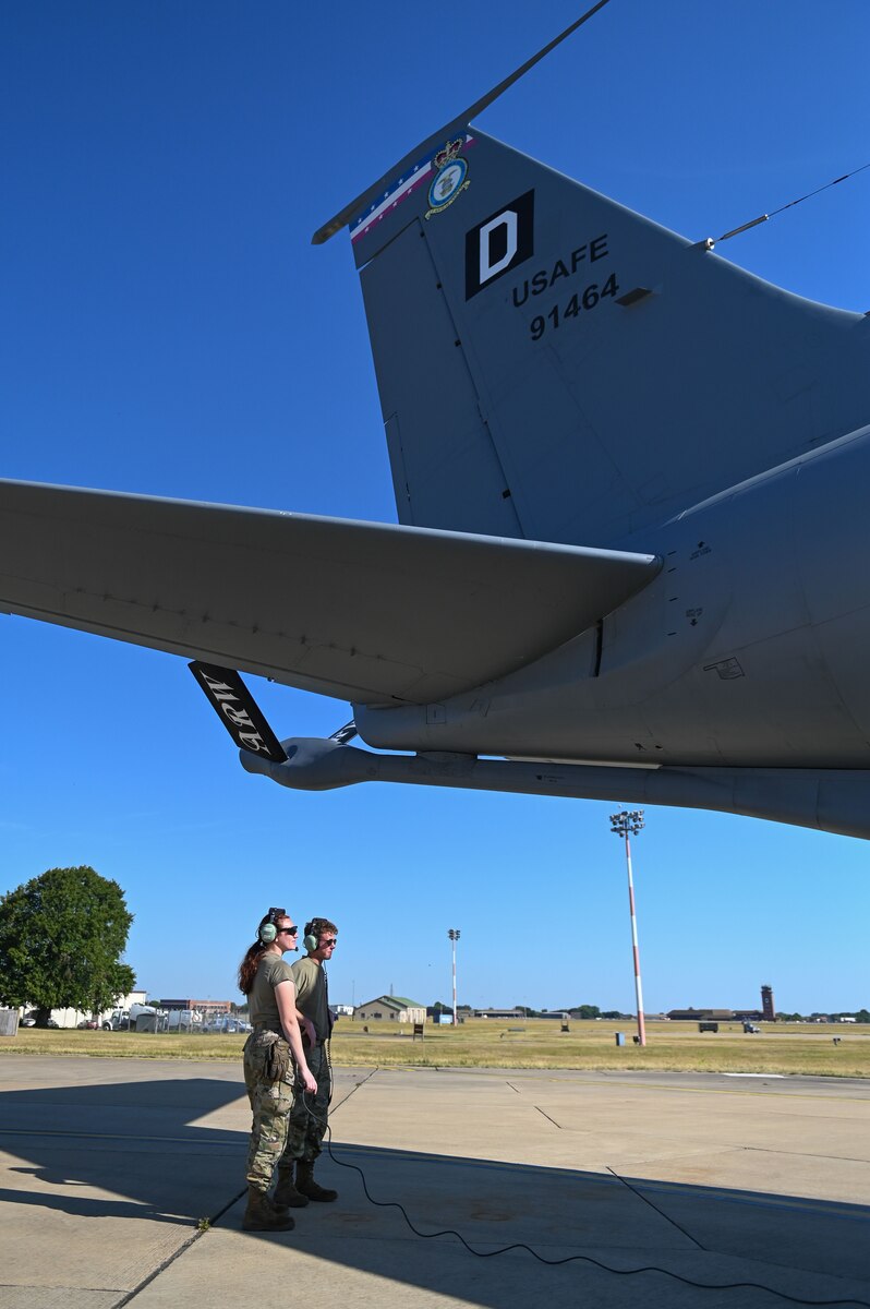 Always ReaDy: 100th Maintenance Group Receives 100% Mission Capability ...
