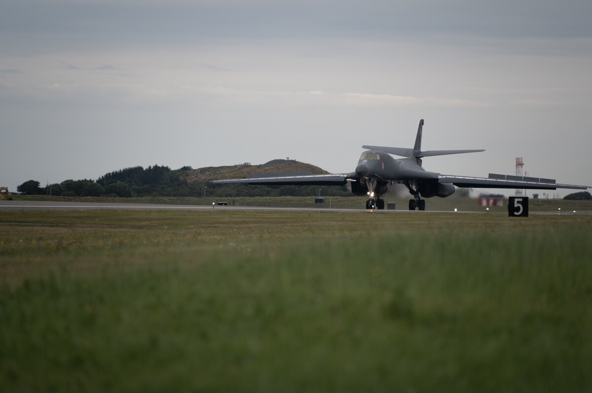 U.S. Air Force B-1B Lancer arrive in Norway for Bomber Task Force ...