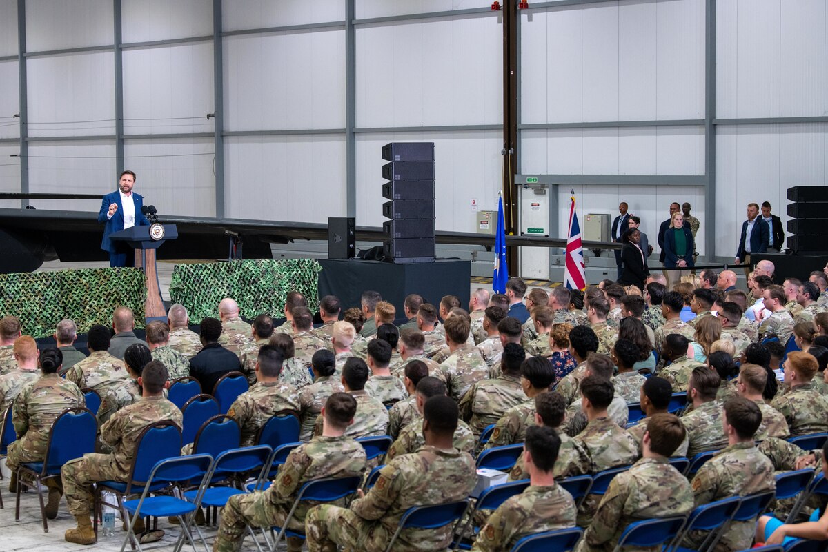 VPOTUS hosts troop engagement at RAF Fairford > 501st Combat Support ...