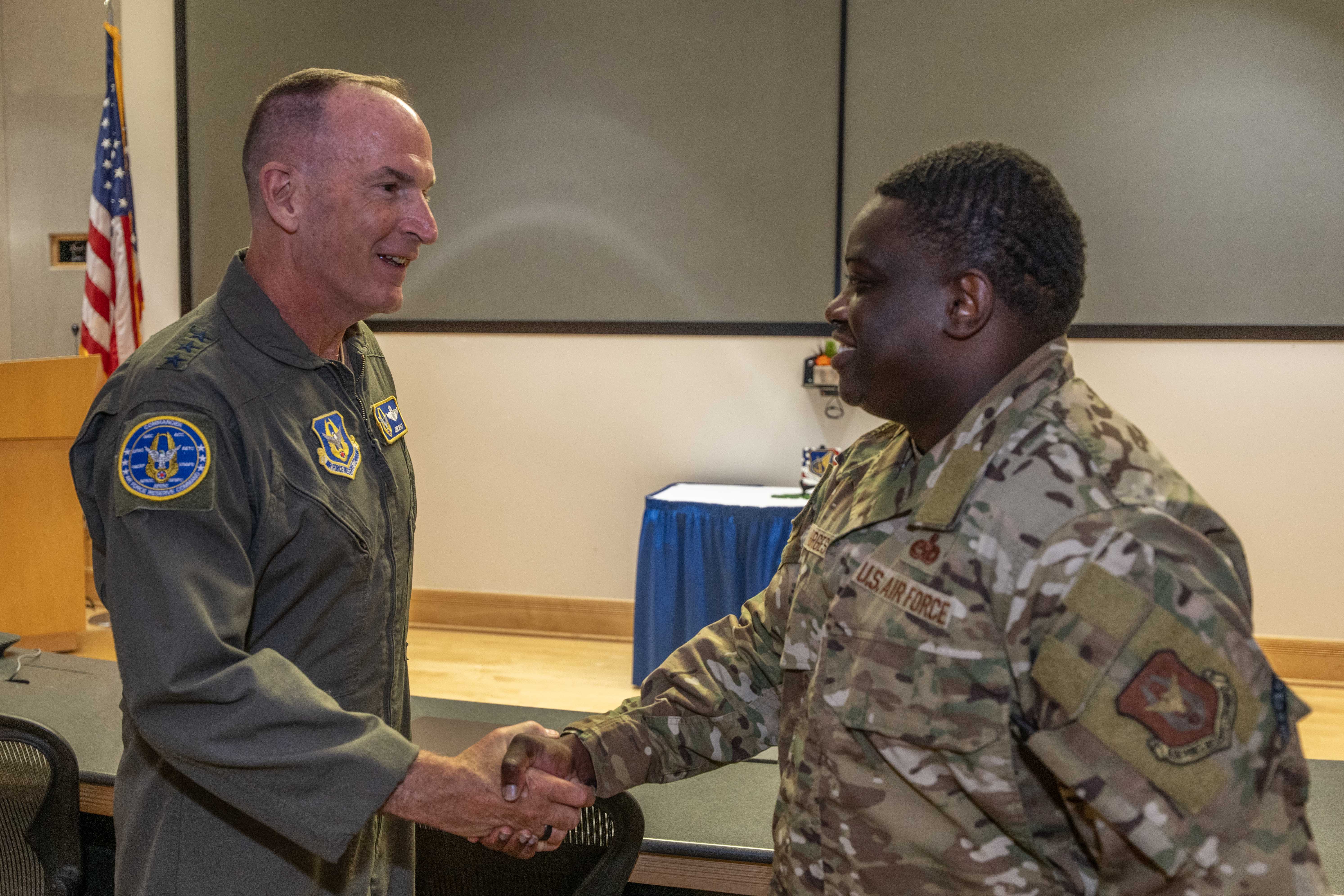 AFRC leadership visits 624th RSG > 624th Regional Support Group ...