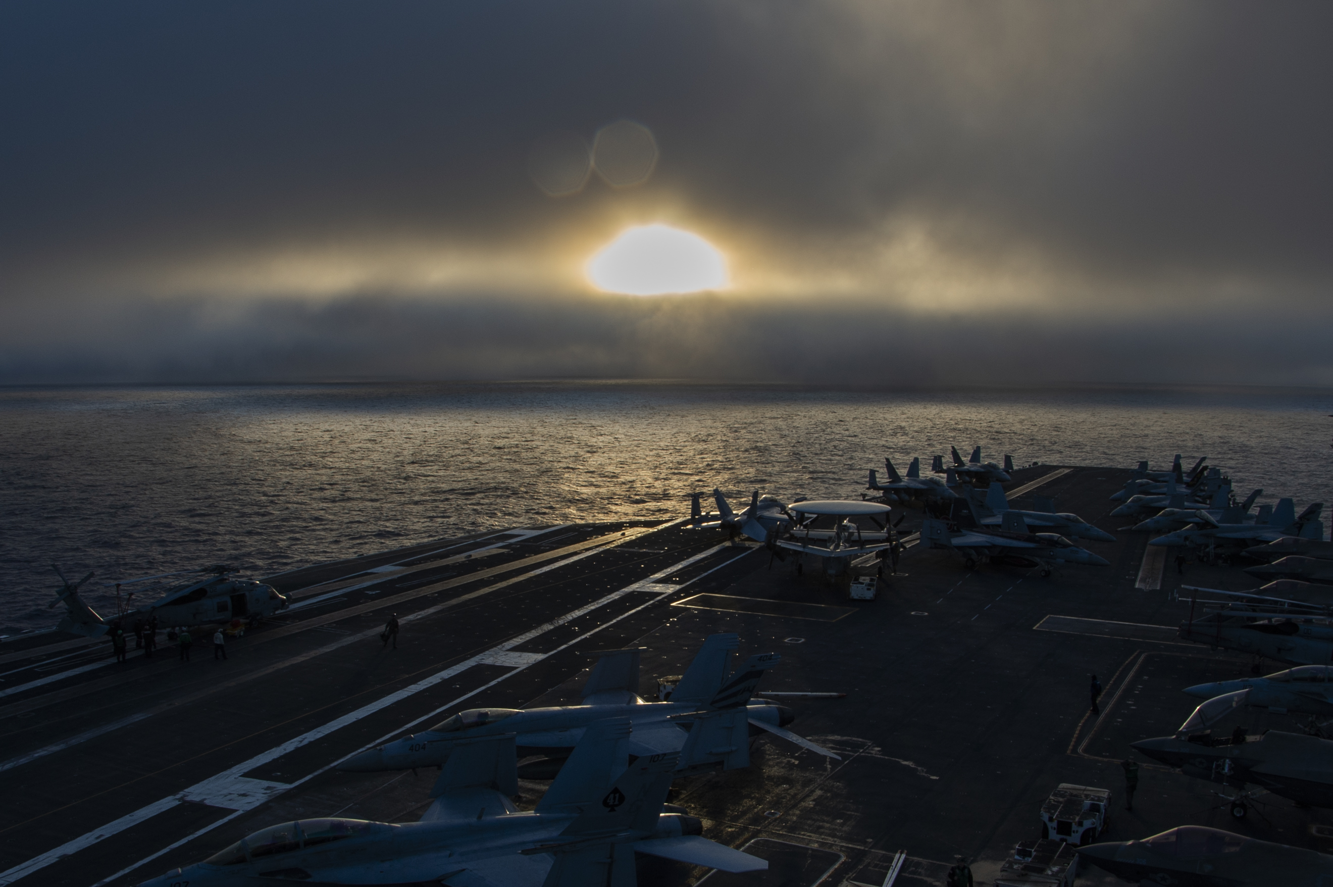 III MIG | 3d Intel. Bn. Marines Conduct Patrol