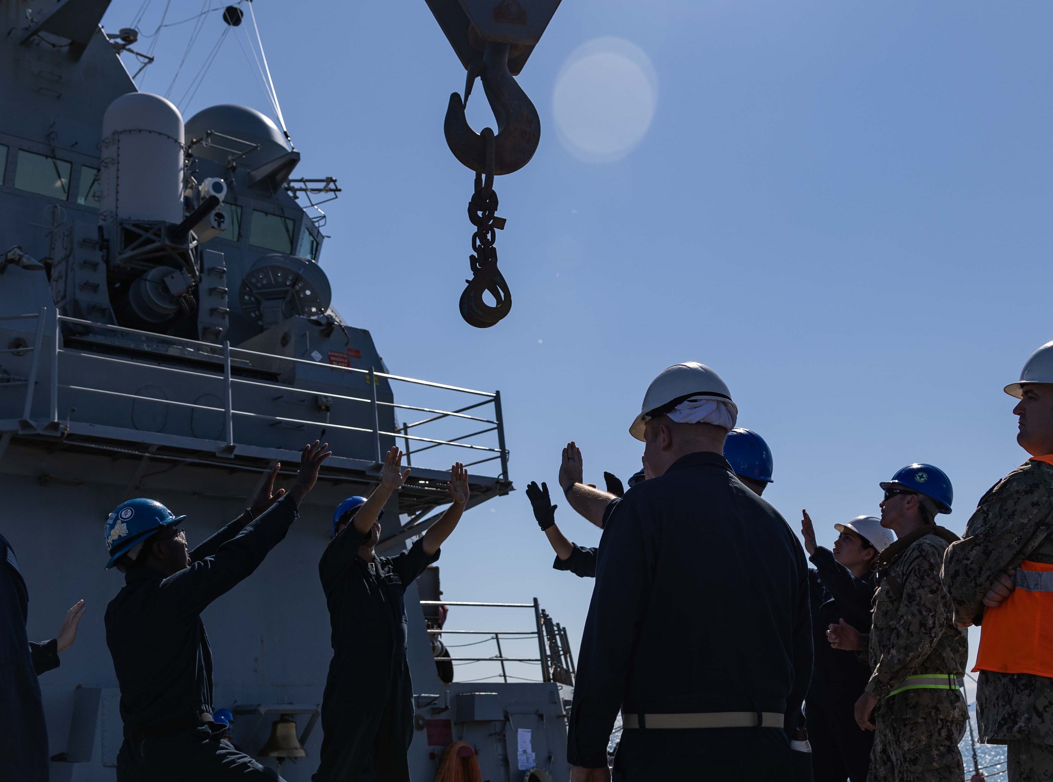 USS Higgins Completes Expeditionary Missile Reload Simulation At Sea ...