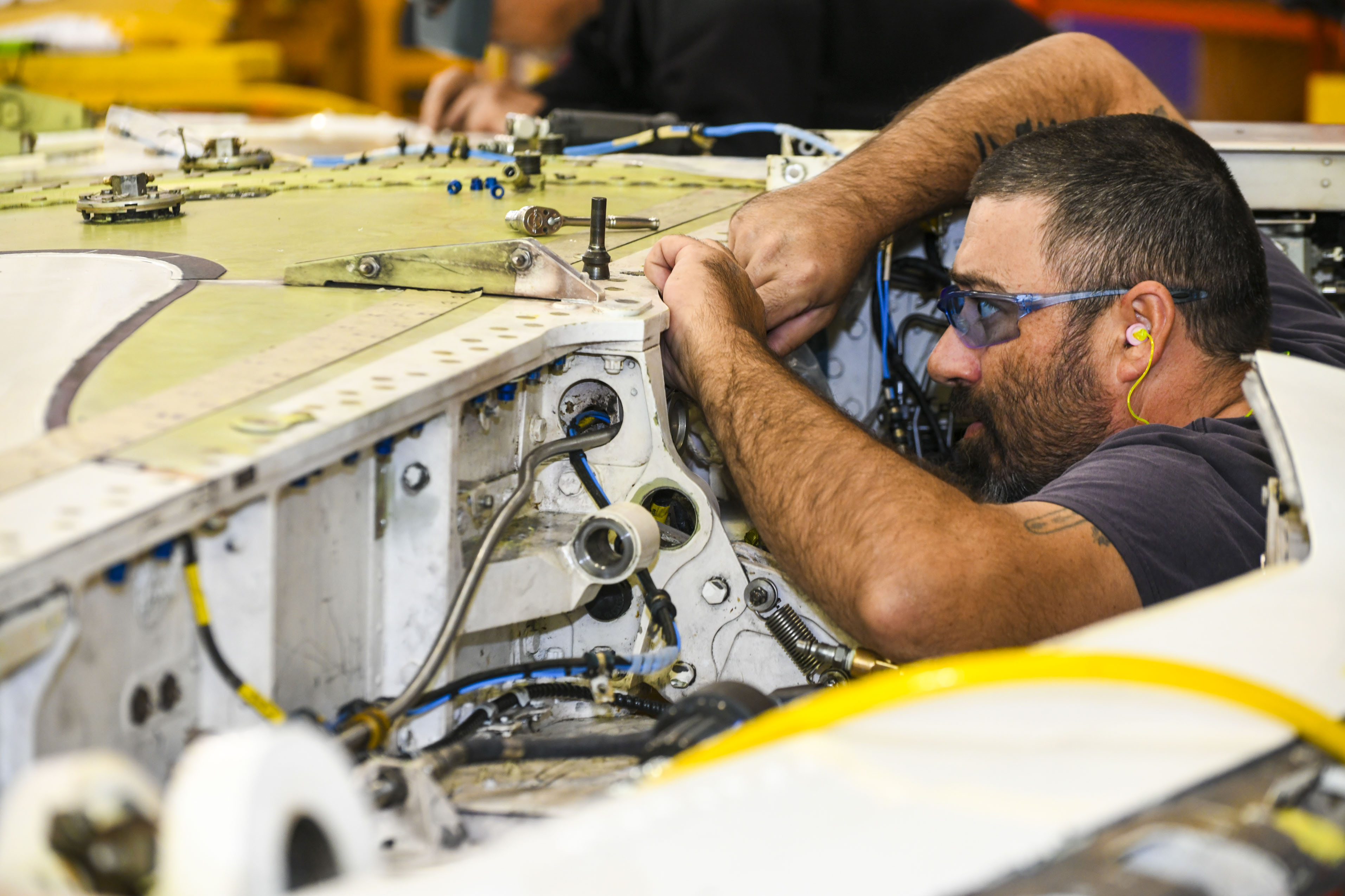 Fleet Readiness Center Southeast establishes new T-45 repair capability ...