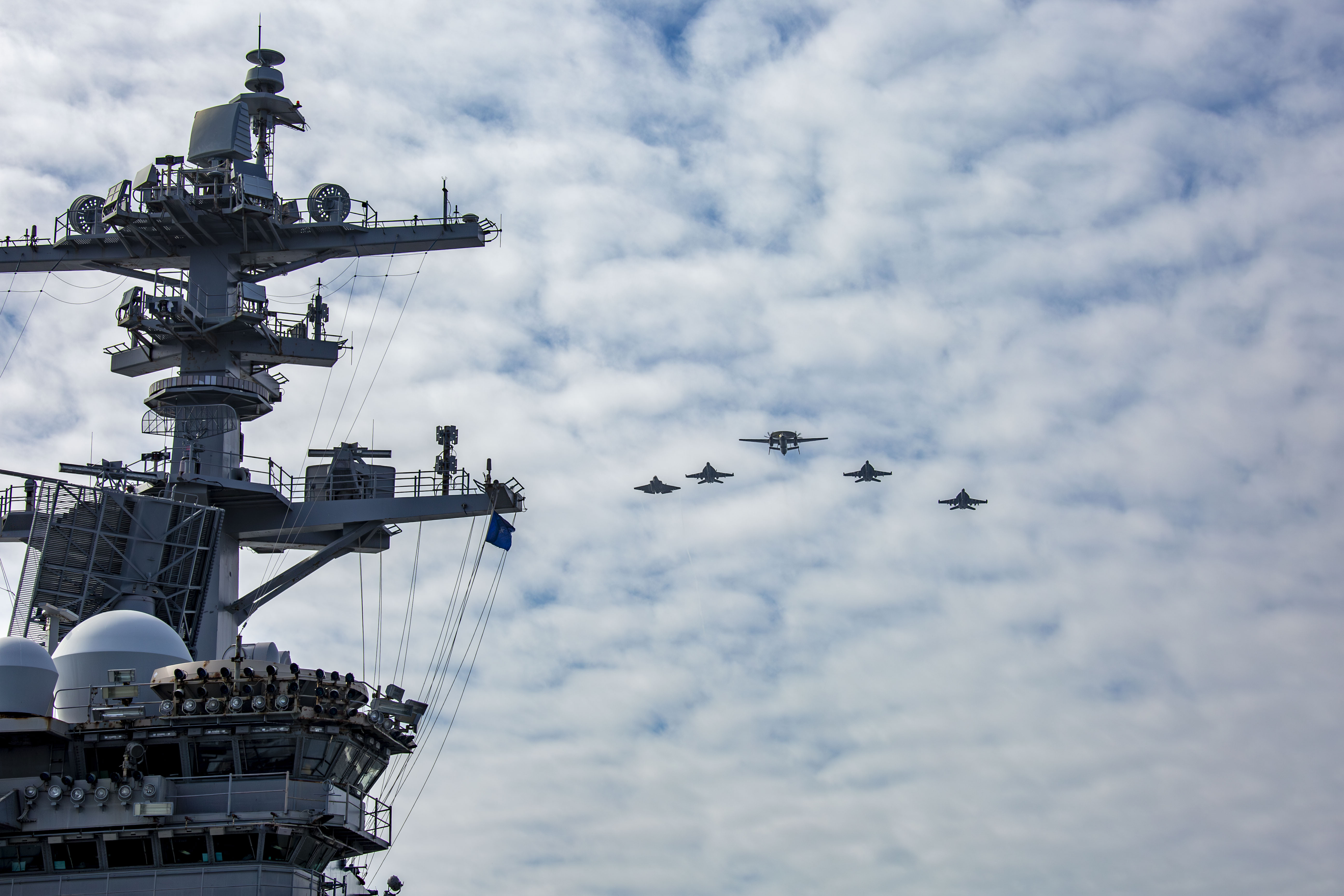 Abraham Lincoln Carrier Strike Group completes Exercise Northern Edge ...